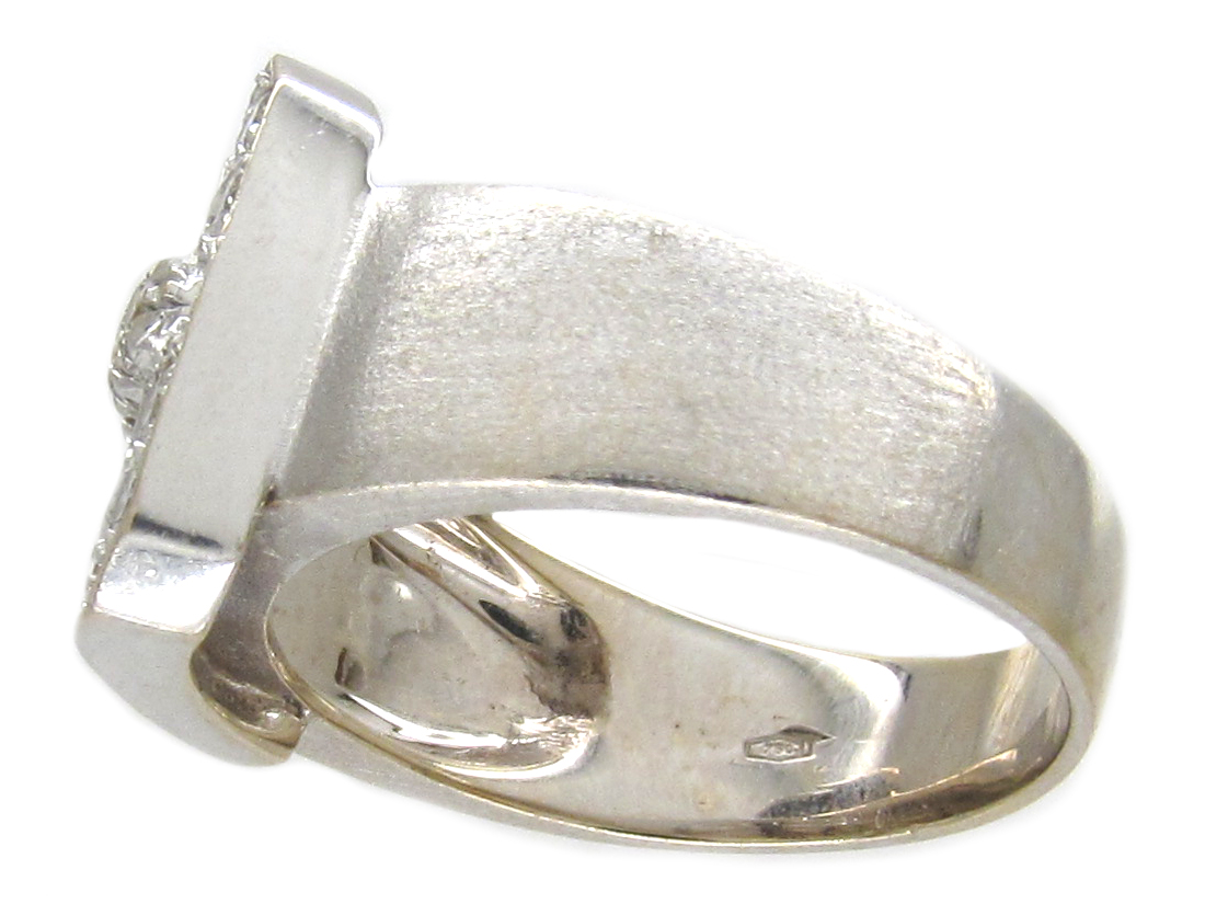 18ct White Gold Buckle Ring (793M) | The Antique Jewellery Company
