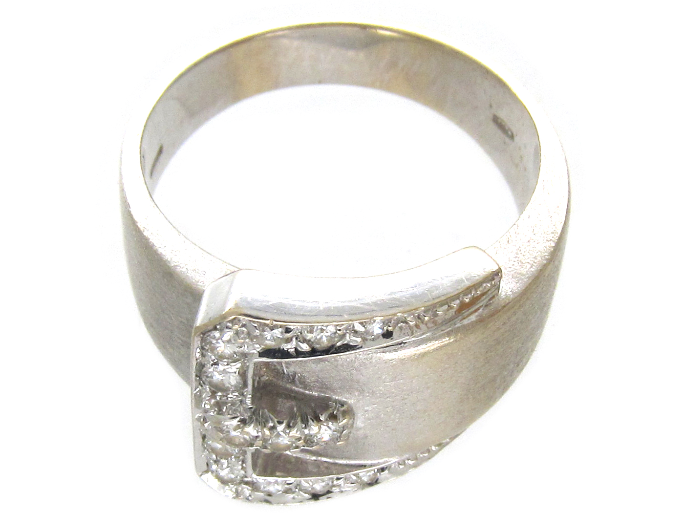 18ct White Gold Buckle Ring (793M) | The Antique Jewellery Company