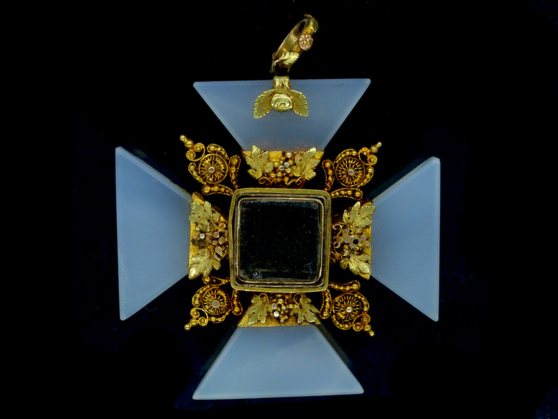 Georgian Three Colour Gold Maltese Cross Pendant set with Chalcedony ...
