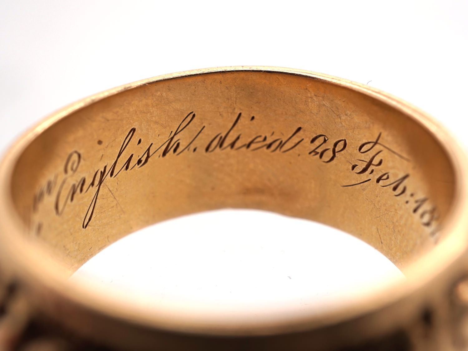18ct Gold Memorial Ring Dated 1843 (713G) | The Antique Jewellery Company