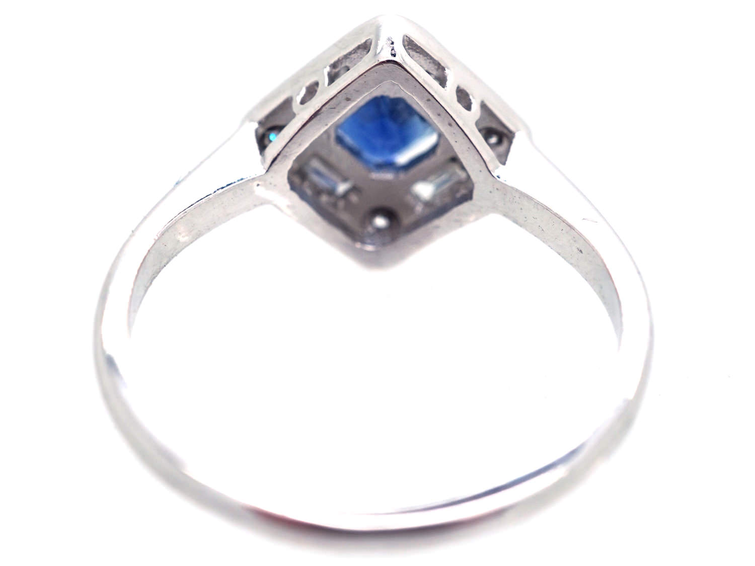 18ct White Gold Diamond & Sapphire Diamond Shaped Ring (778G) | The ...