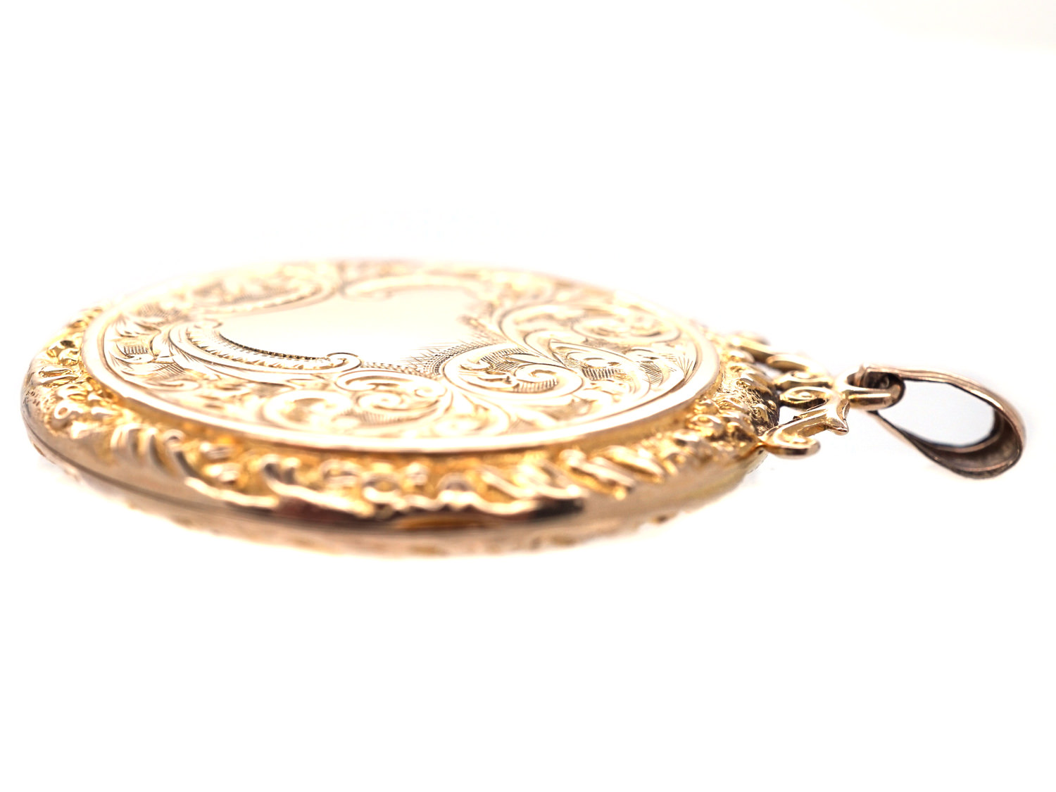 9ct Gold Large Round Locket Pendant (820G) | The Antique Jewellery Company