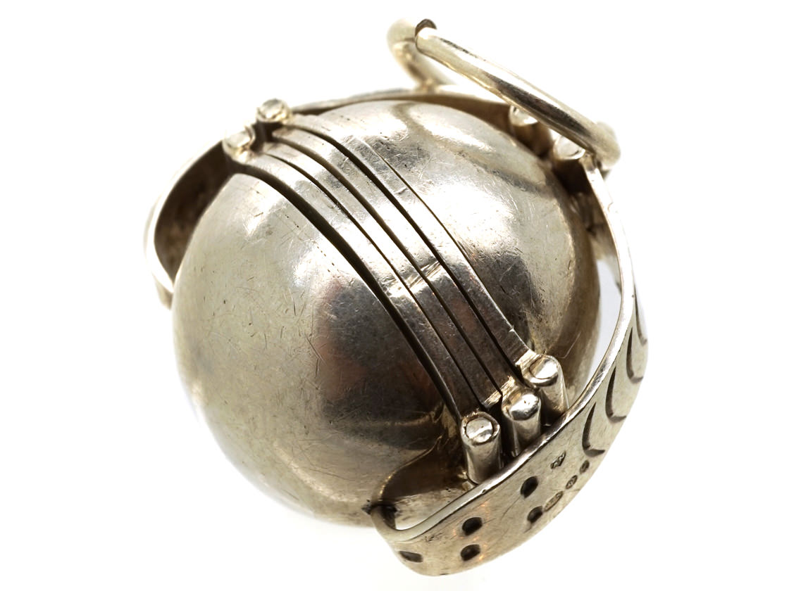 Silver Globe Locket with Six Compartments for Photographs (494H) | The ...