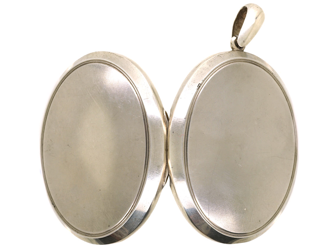 Victorian Large Oval Silver Plain Locket (649K) | The Antique Jewellery ...
