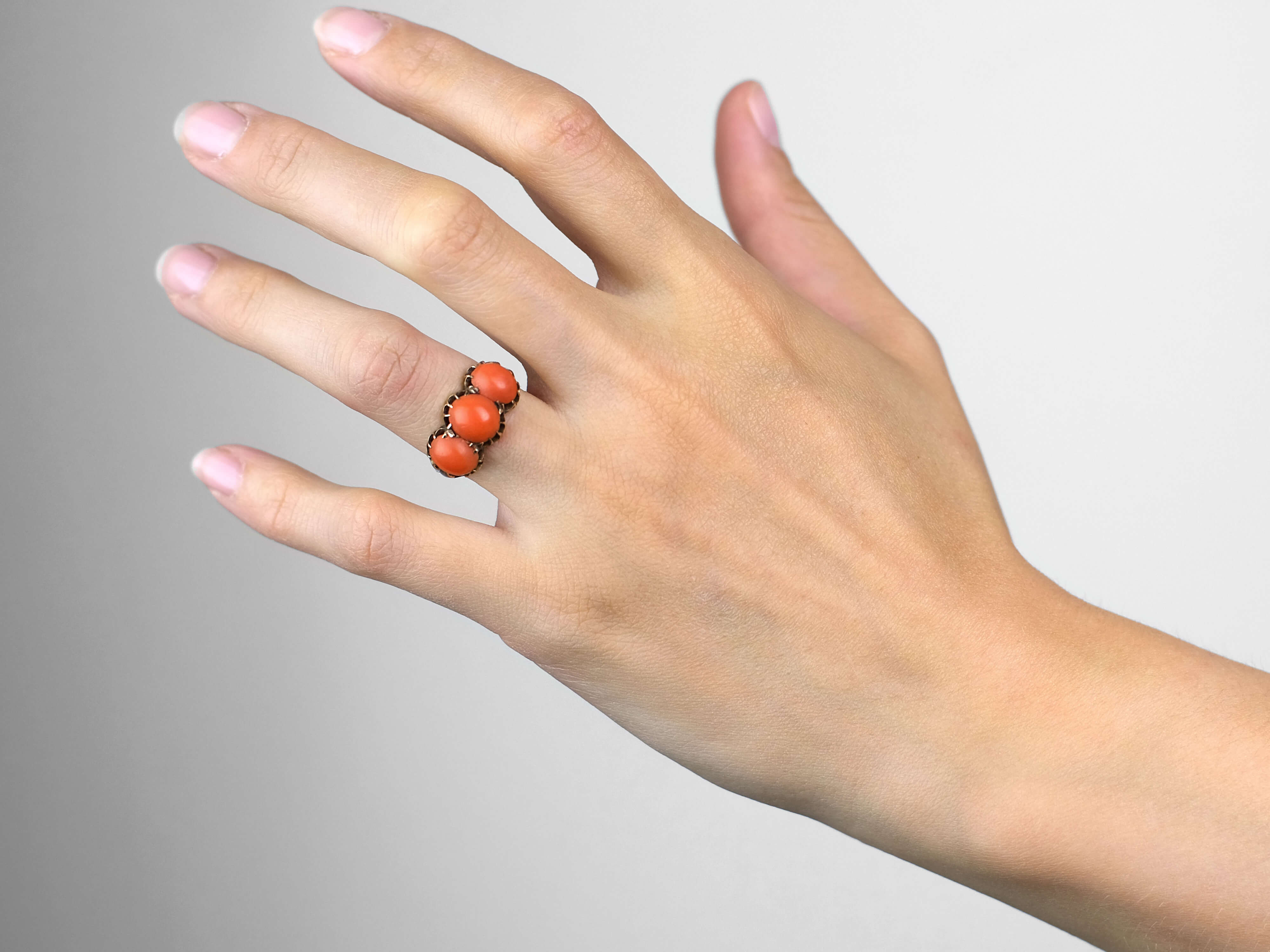 Victorian 18ct Gold & Coral Ring (74G) | The Antique Jewellery Company