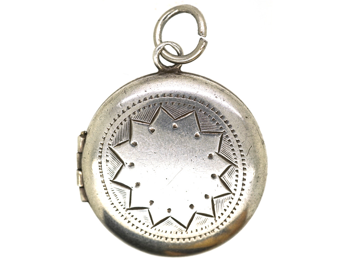 Round Silver Engraved Locket (DK3) | The Antique Jewellery Company