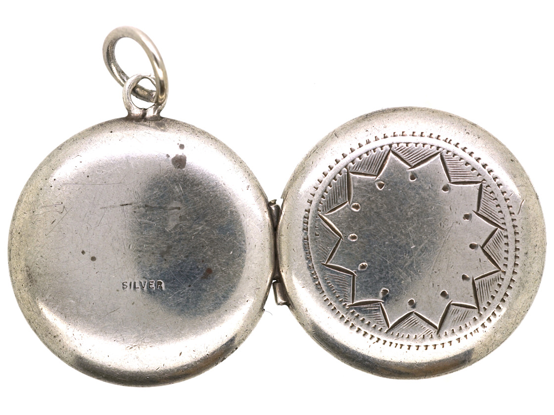 Round Silver Engraved Locket (DK3) | The Antique Jewellery Company