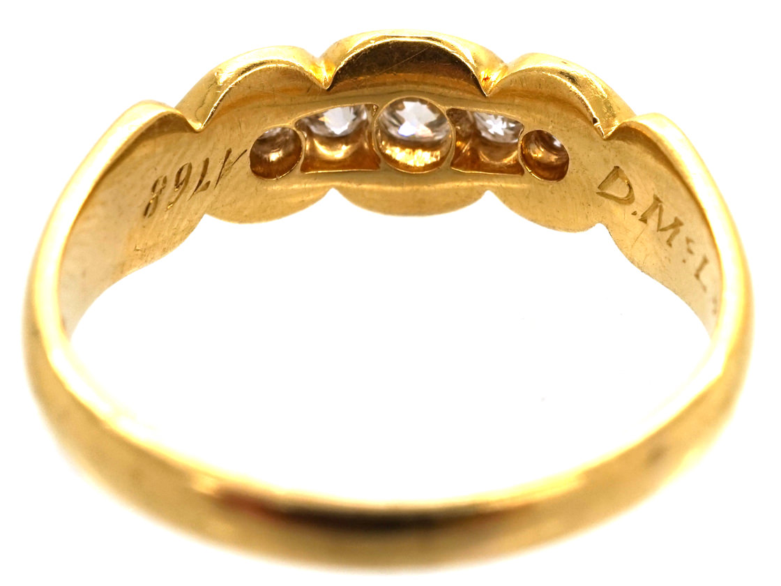 Edwardian 18ct Gold Five Stone Diamond Ring with Scalloped Edge (845L ...