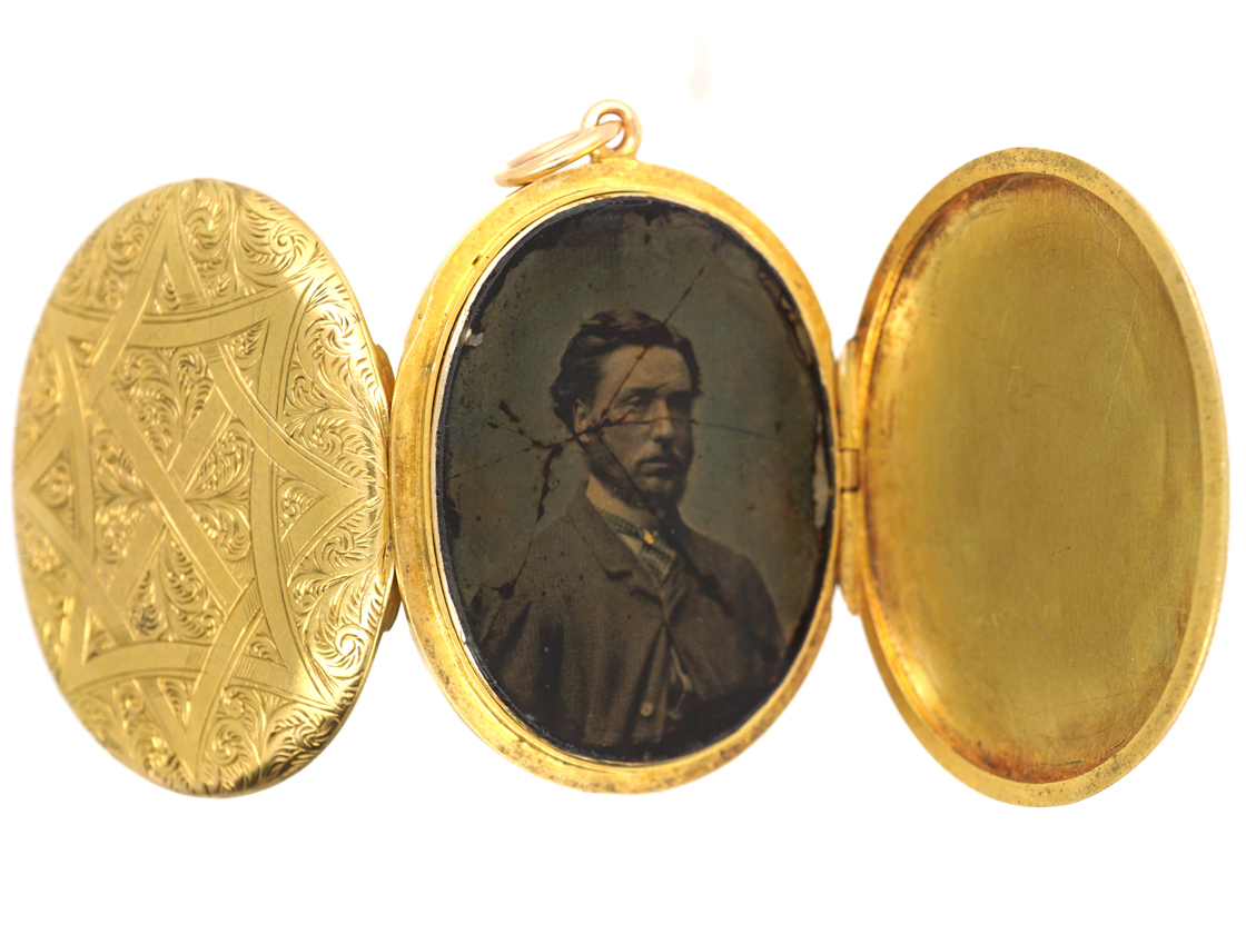 Victorian 15ct Gold Double Opening Oval Engraved Locket (33M) | The ...