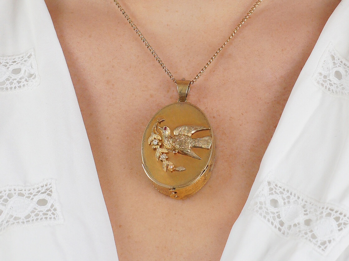 Victorian 15ct Gold Locket Pendant with Seven Compartments (722M) | The ...