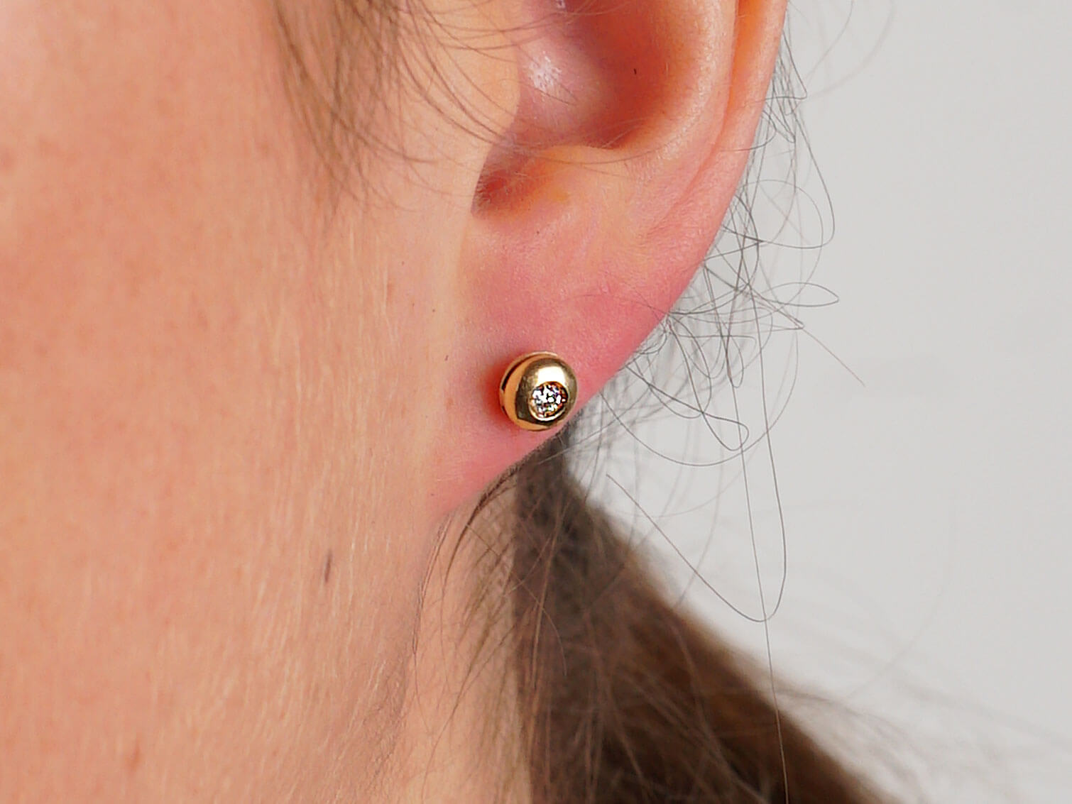 18ct Gold & Diamond Stud Earrings (672M) | The Antique Jewellery Company