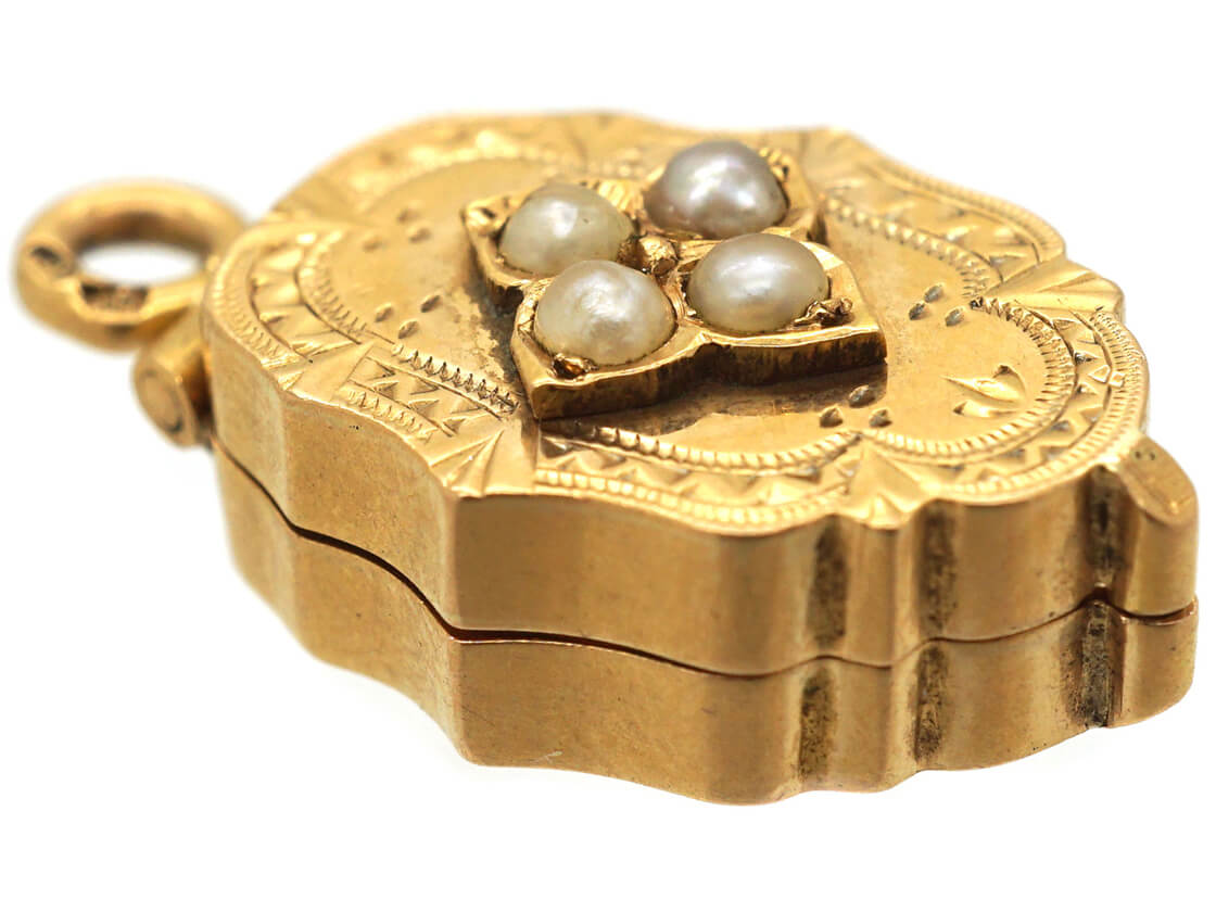 Victorian 18ct Gold Locket set with Four Natural Split Pearls (144N ...