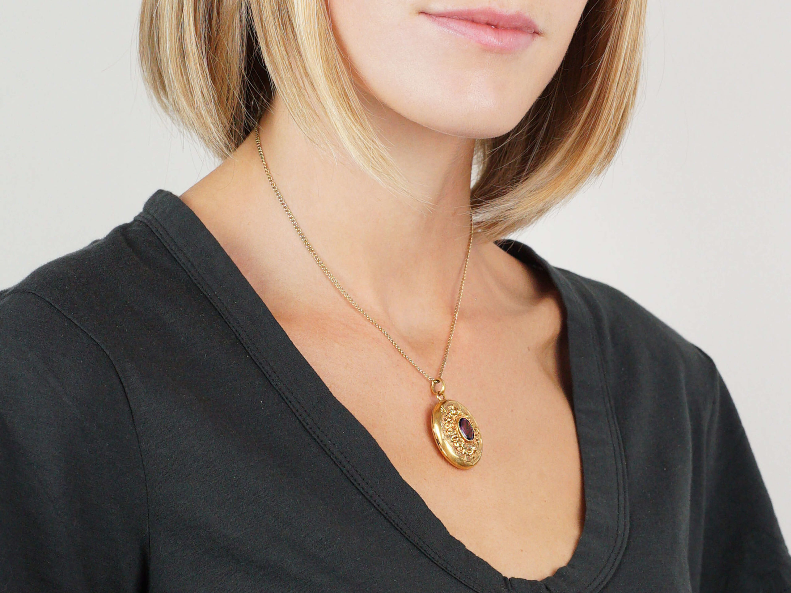 Victorian Oval Gilt Metal Locket set with Amethyst Paste (11/Z) | The ...