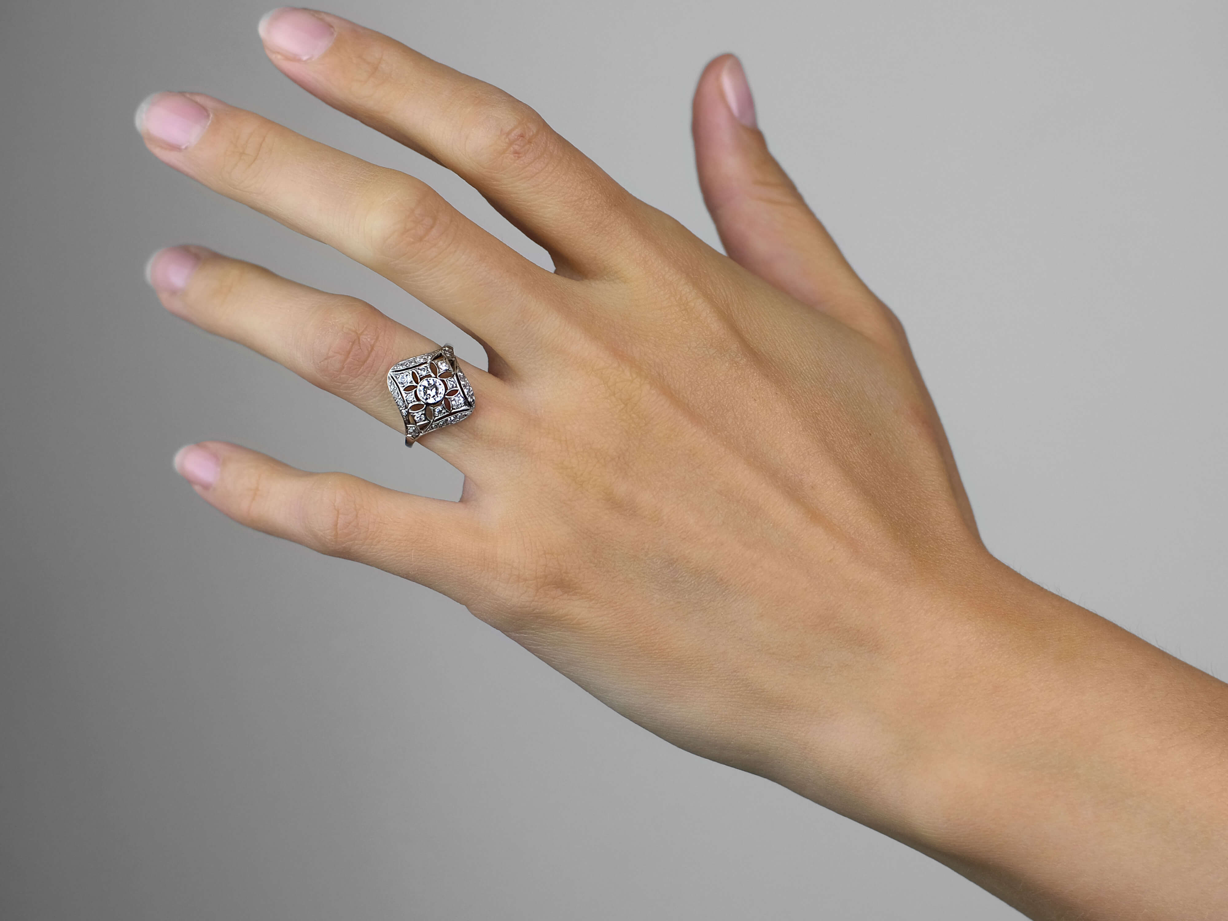 Art Deco French Platinum & Diamond Pierced Work Cluster Ring (227N ...