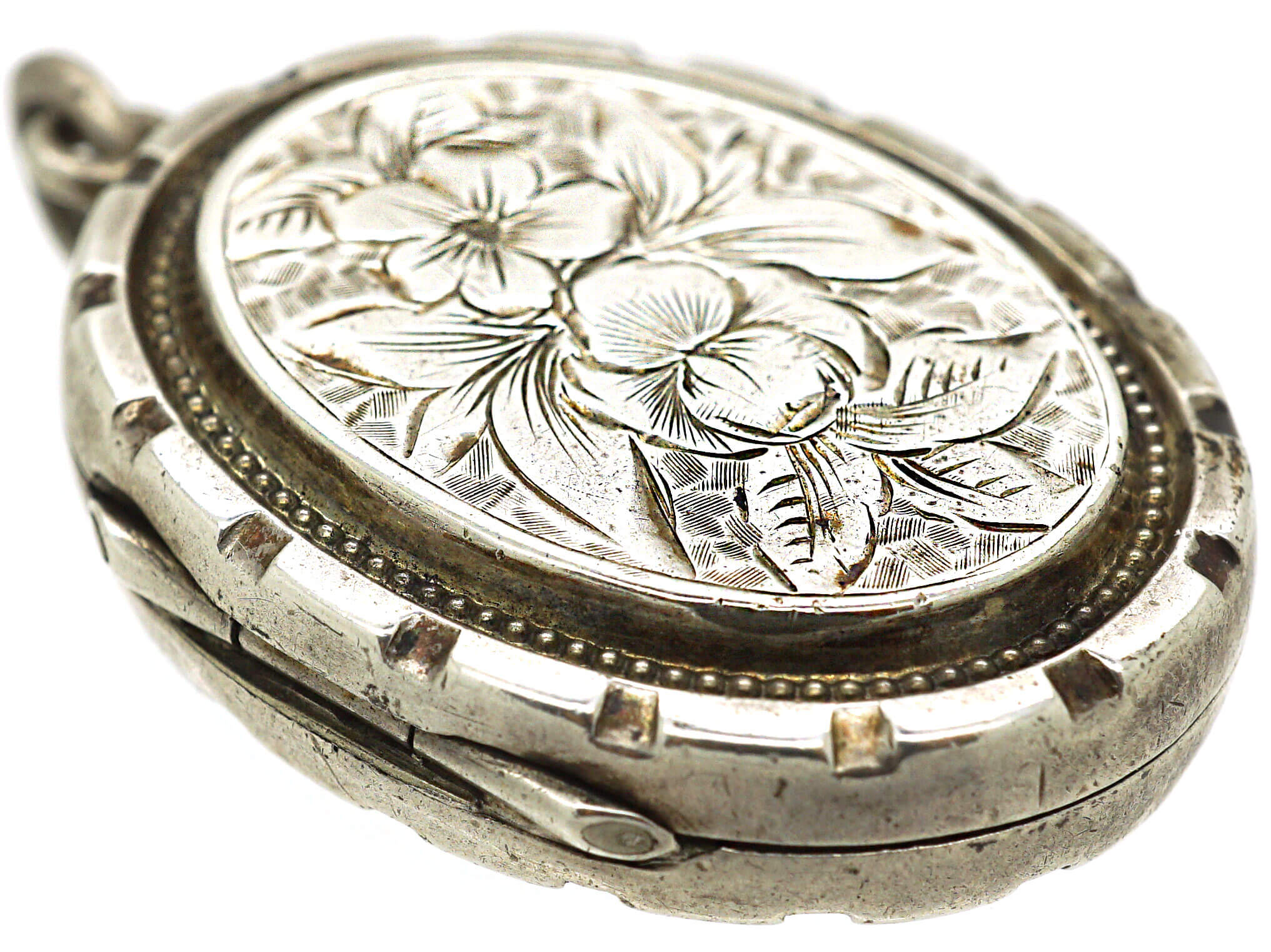 Victorian Silver Oval Locket (283N) | The Antique Jewellery Company