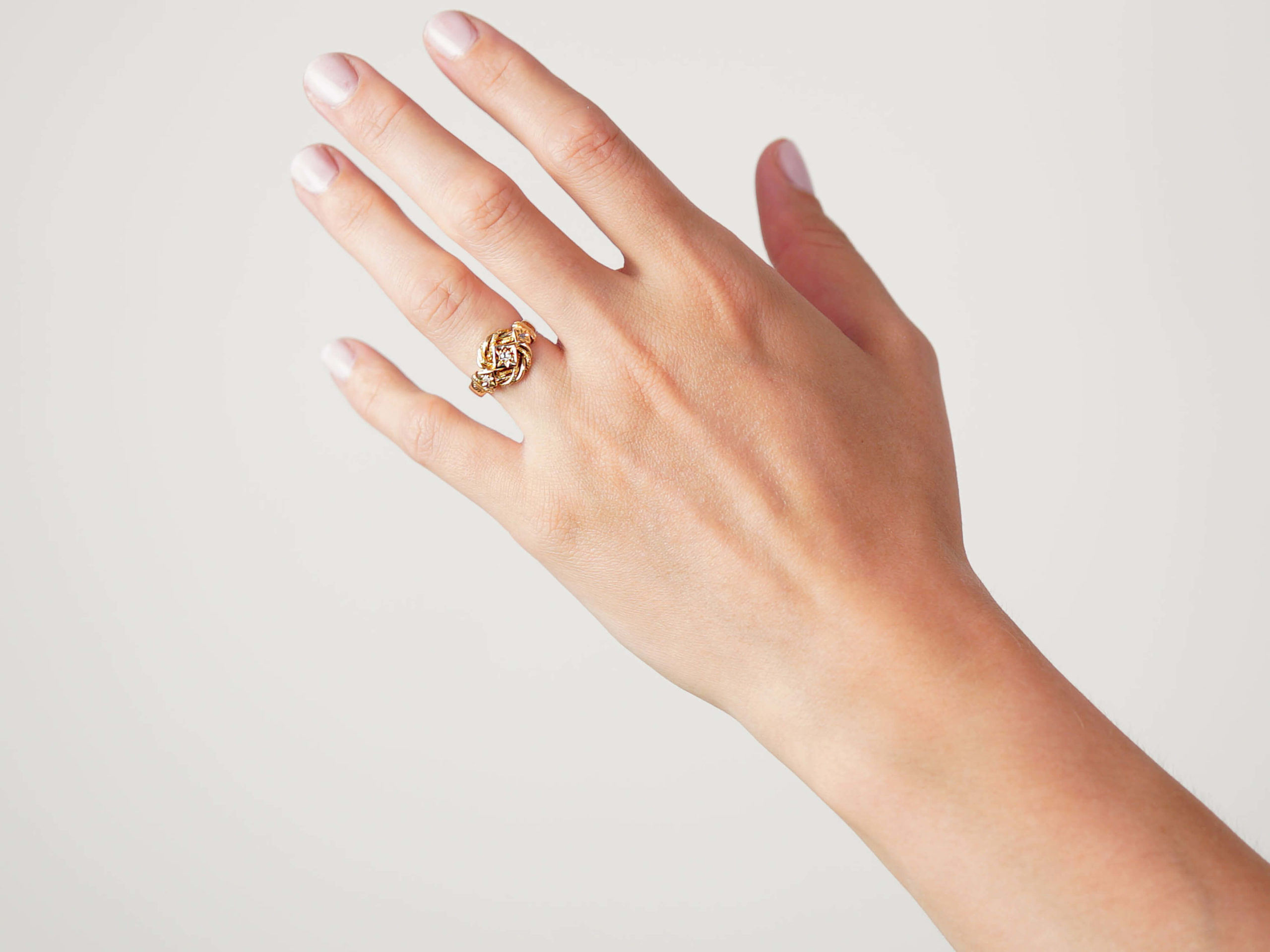 Edwardian 18ct Gold Knot Ring set with Three Diamonds (901N) | The ...
