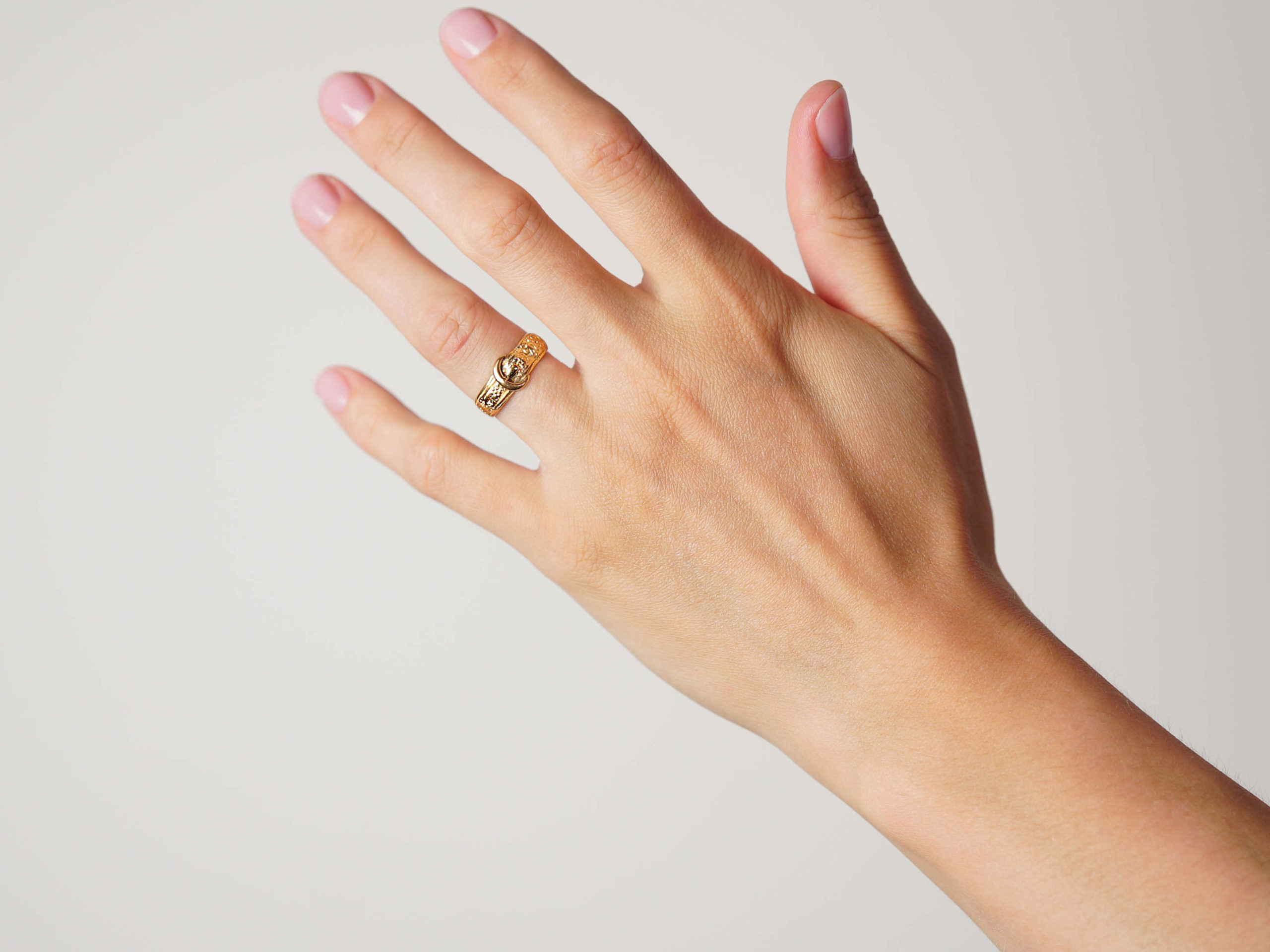 Victorian 18ct Gold & Engraved Flowers Buckle Ring (159P) | The Antique ...