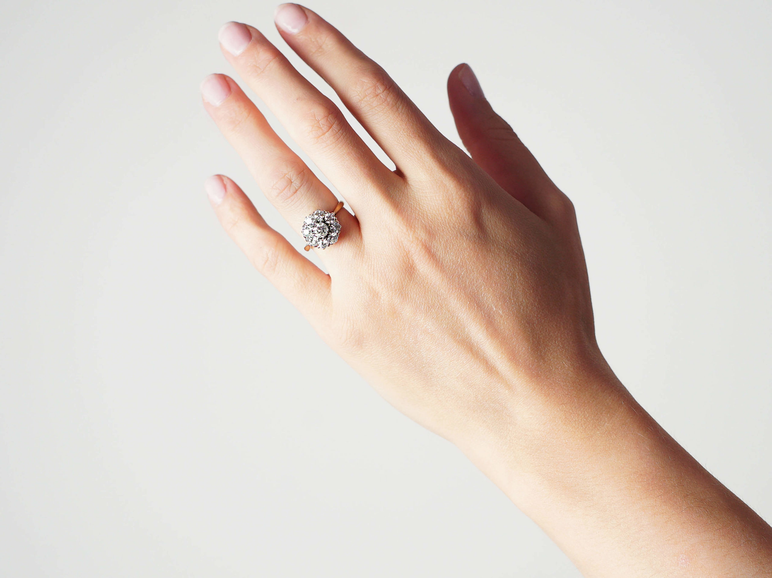 18ct Gold Large Diamond Cluster Ring (447P) | The Antique Jewellery Company