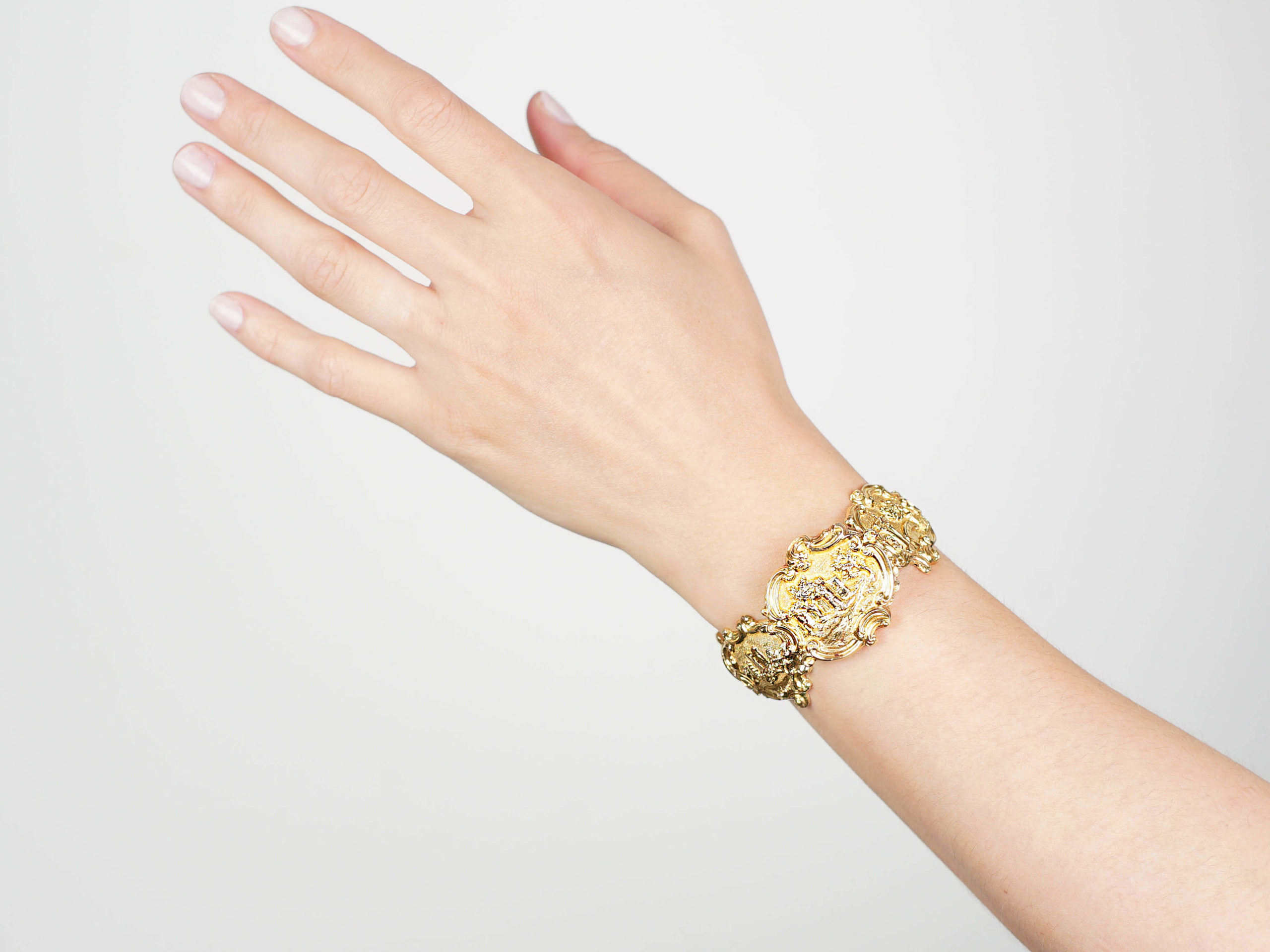Georgian 18ct Gold Rococo Bracelet (83P) | The Antique Jewellery Company