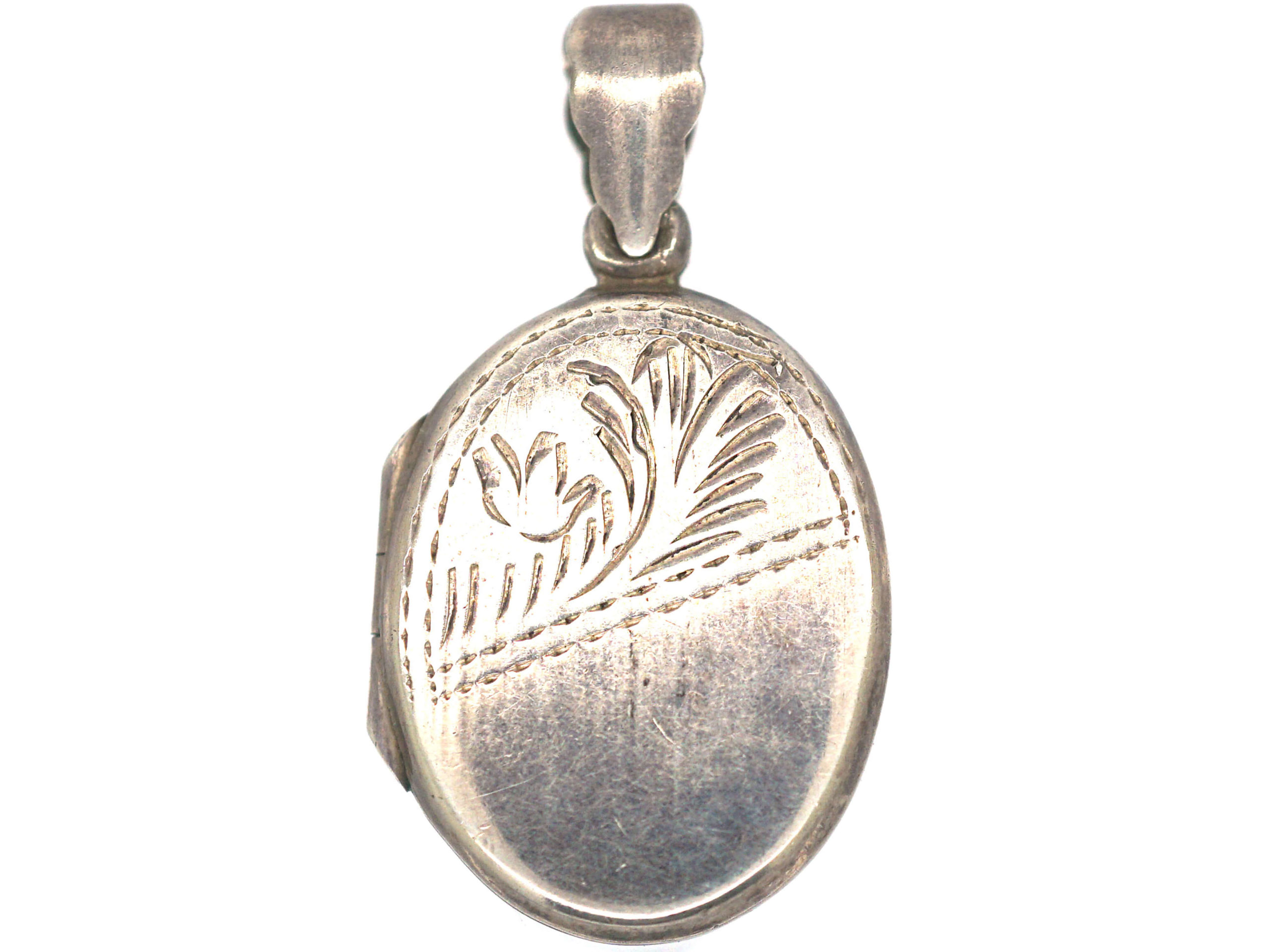 Silver Oval Engraved Locket (792P) | The Antique Jewellery Company