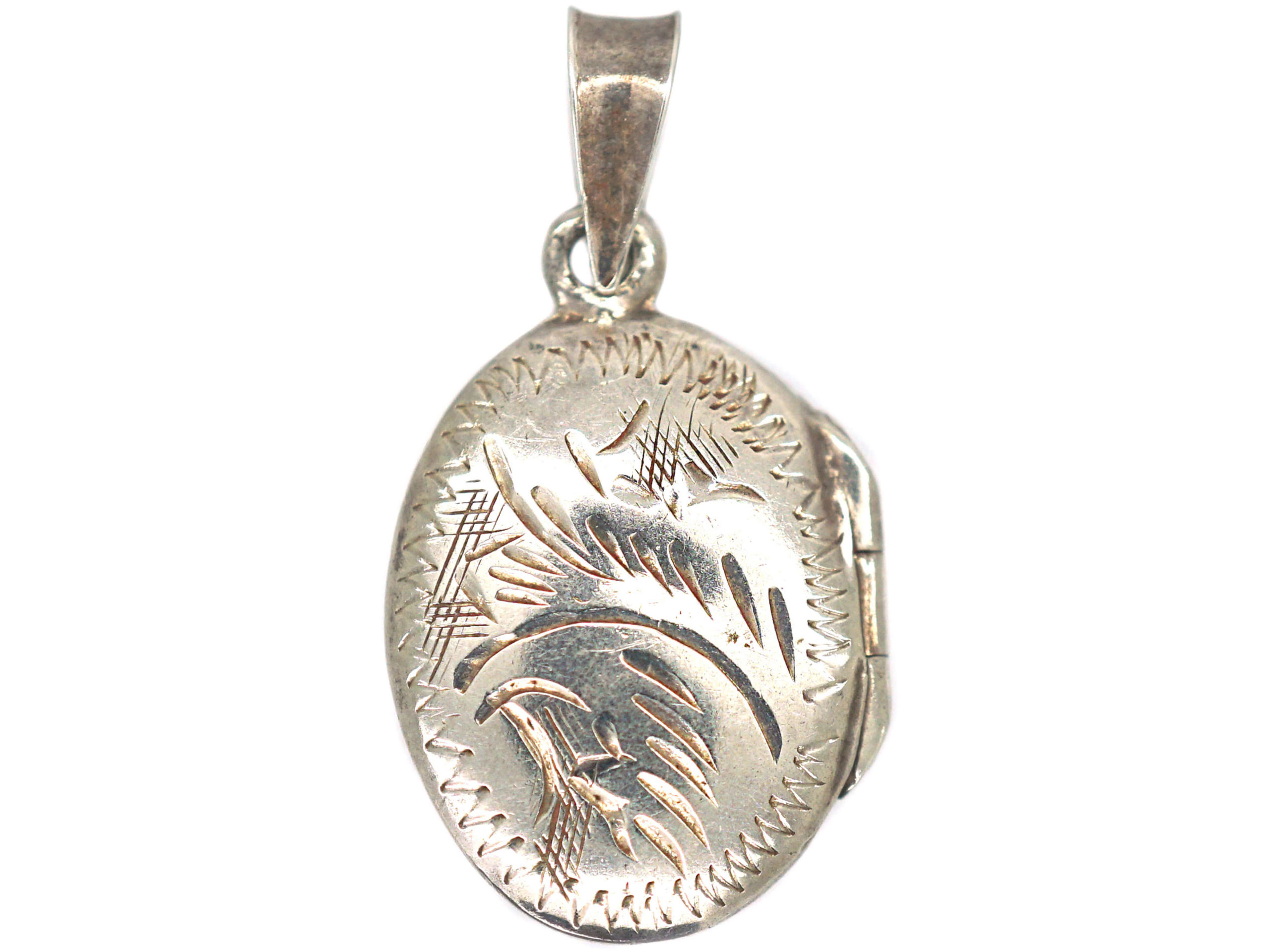 Small Silver Oval Locket (859P) | The Antique Jewellery Company