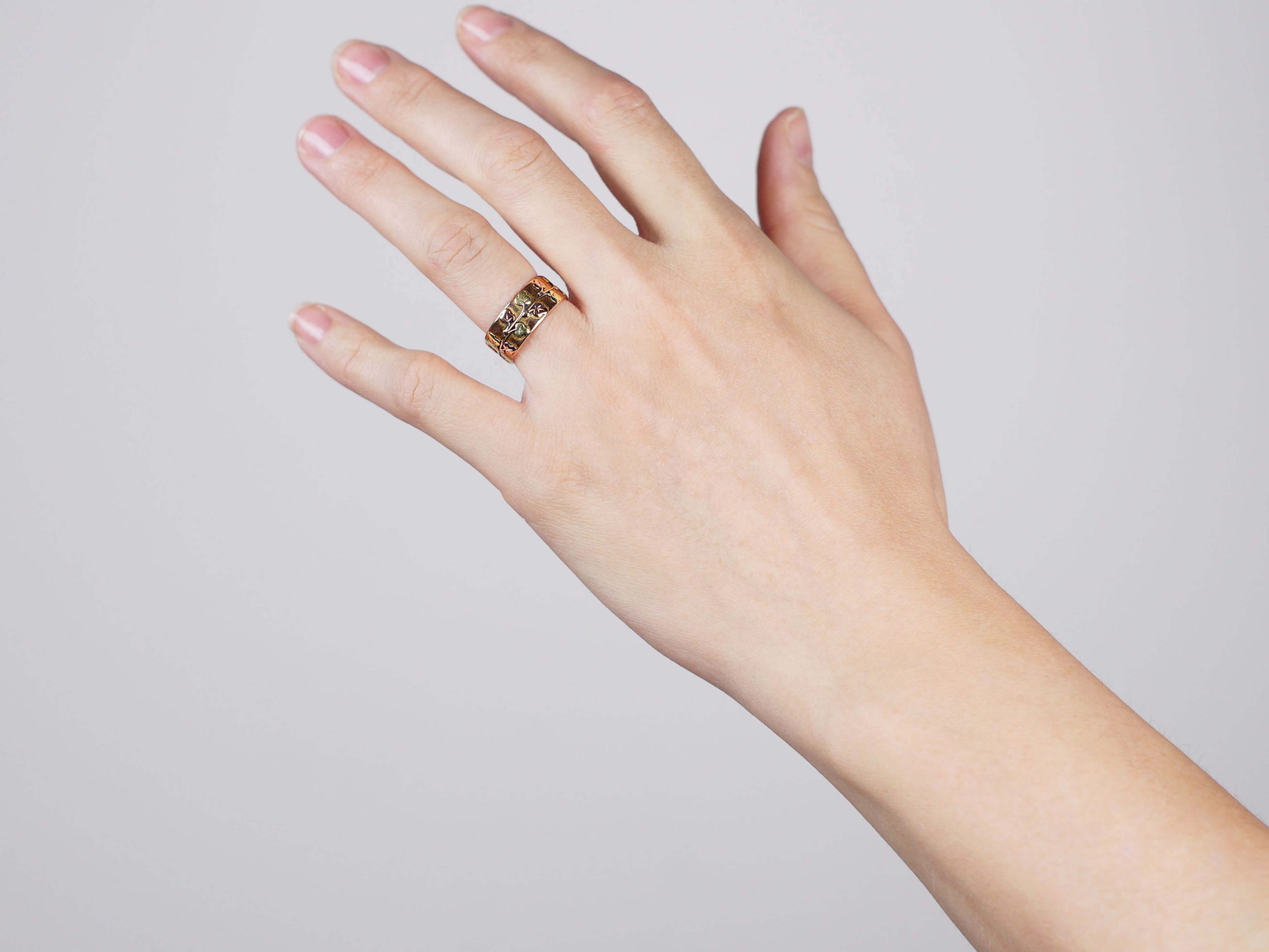 18ct Three Colour Gold Ring by Deakin & Frances (964P) | The Antique ...