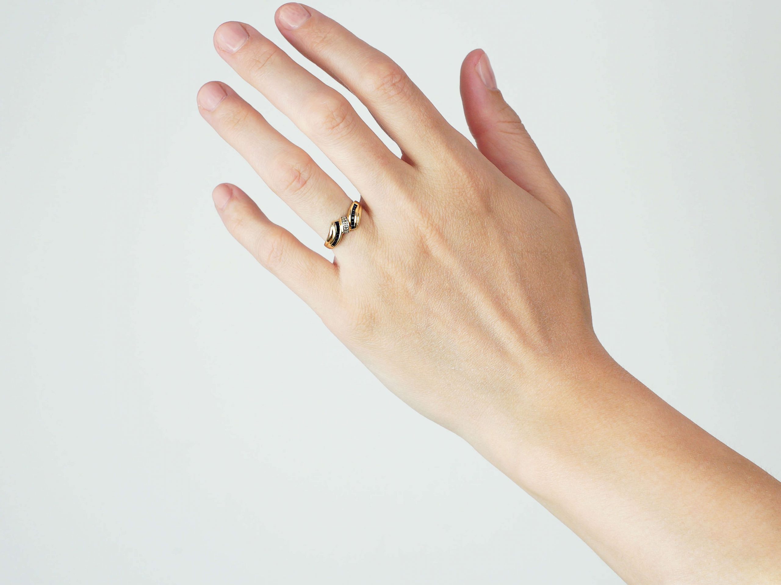 18ct Gold, Sapphire & Diamond Crossover Ring (84R) | The Antique ...