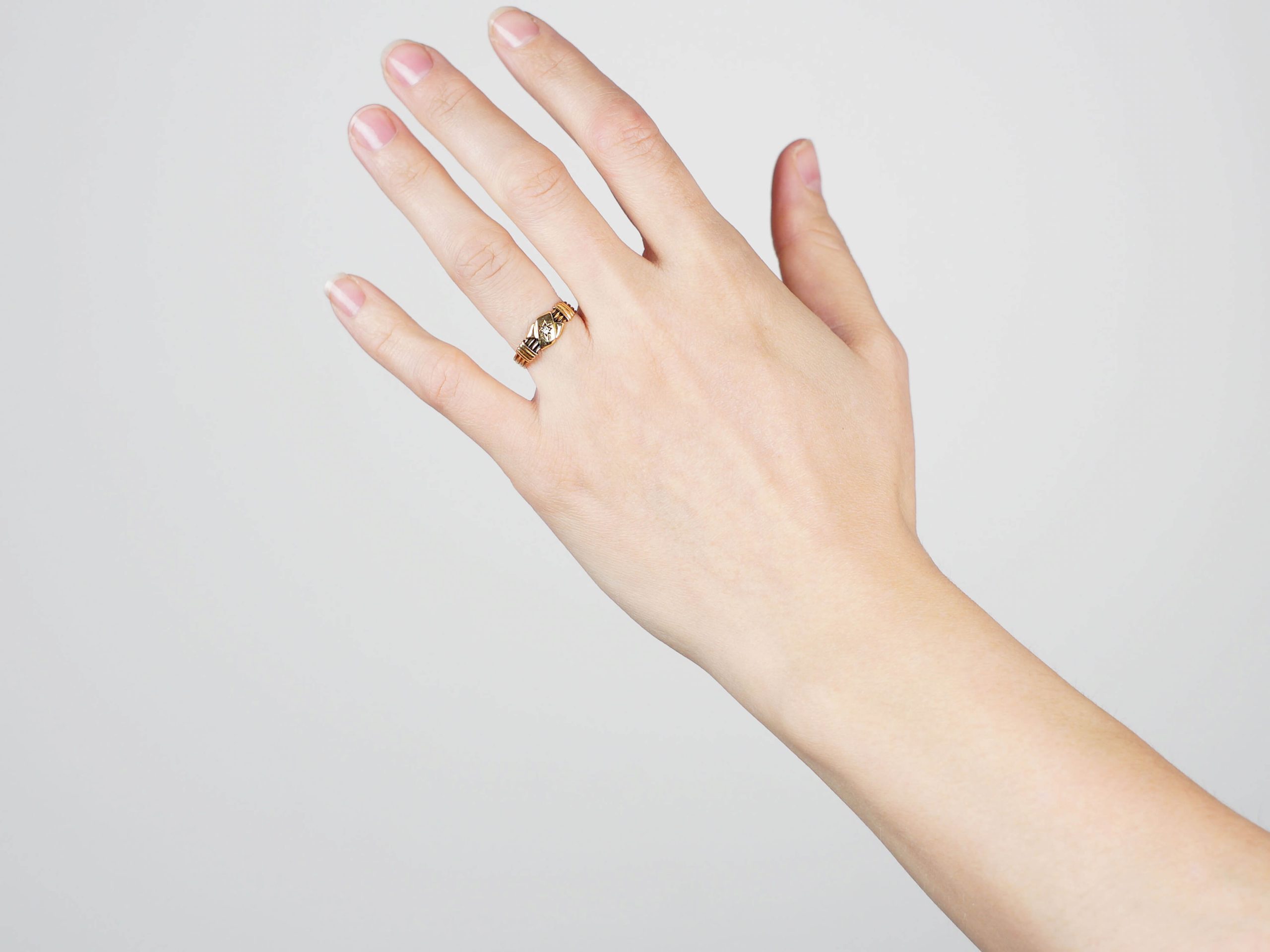 Victorian 18ct Gold Kiss Ring Set With a Diamond (979P) | The Antique ...