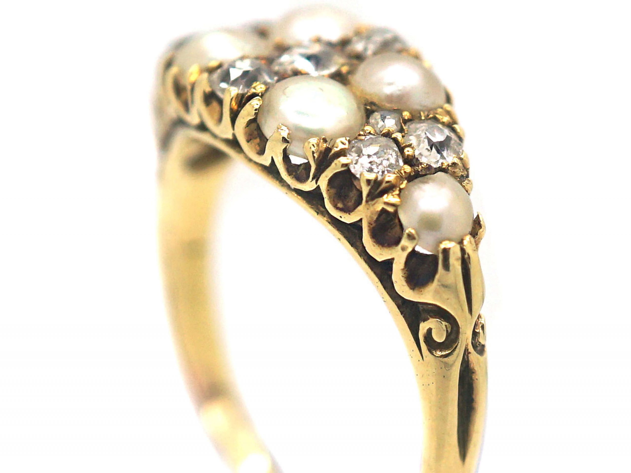 Victorian 18ct Gold Boat Shaped Ring set with Diamonds & Natural Split ...