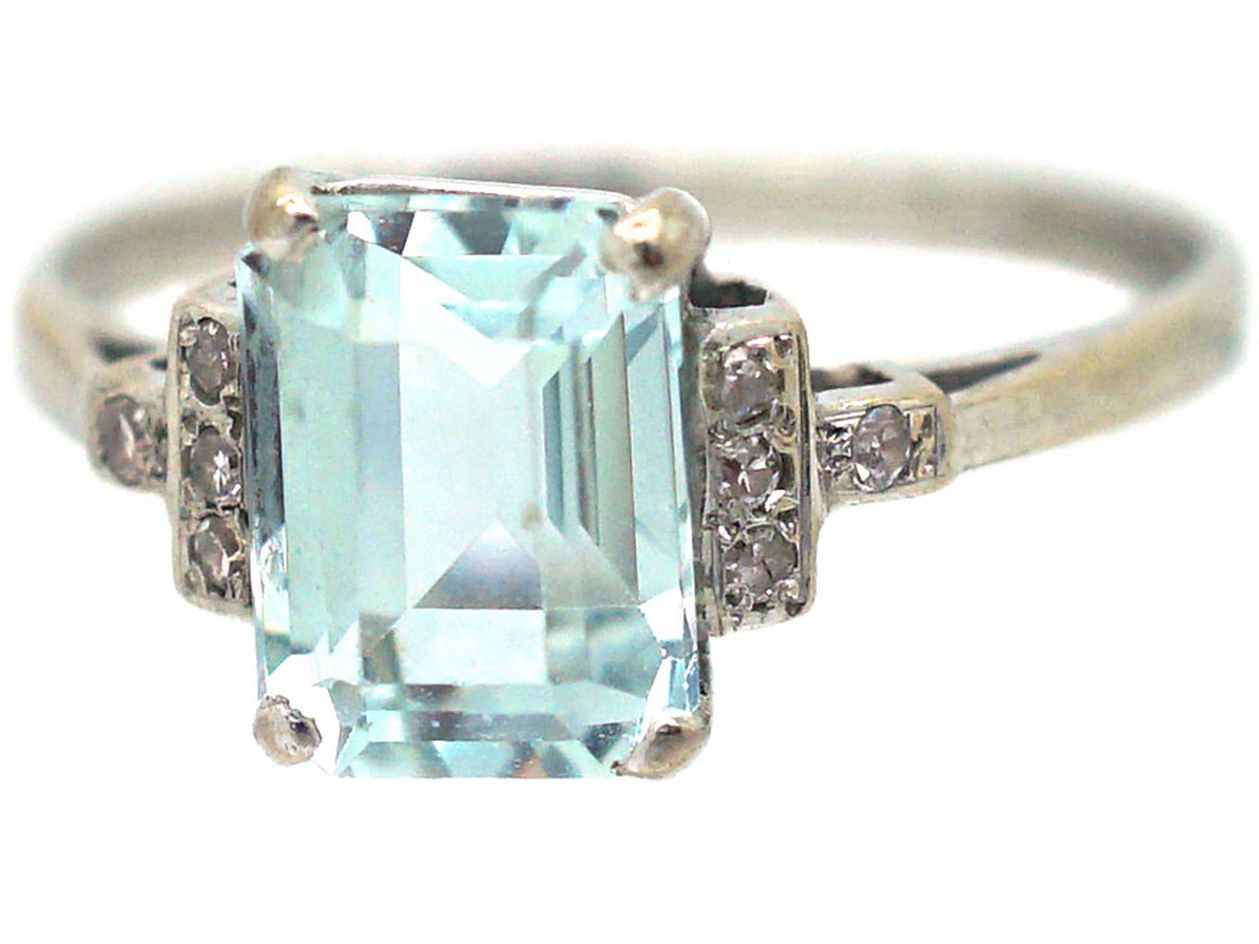18ct White Gold Rectangular Aquamarine & Diamond Ring (402R) | The ...