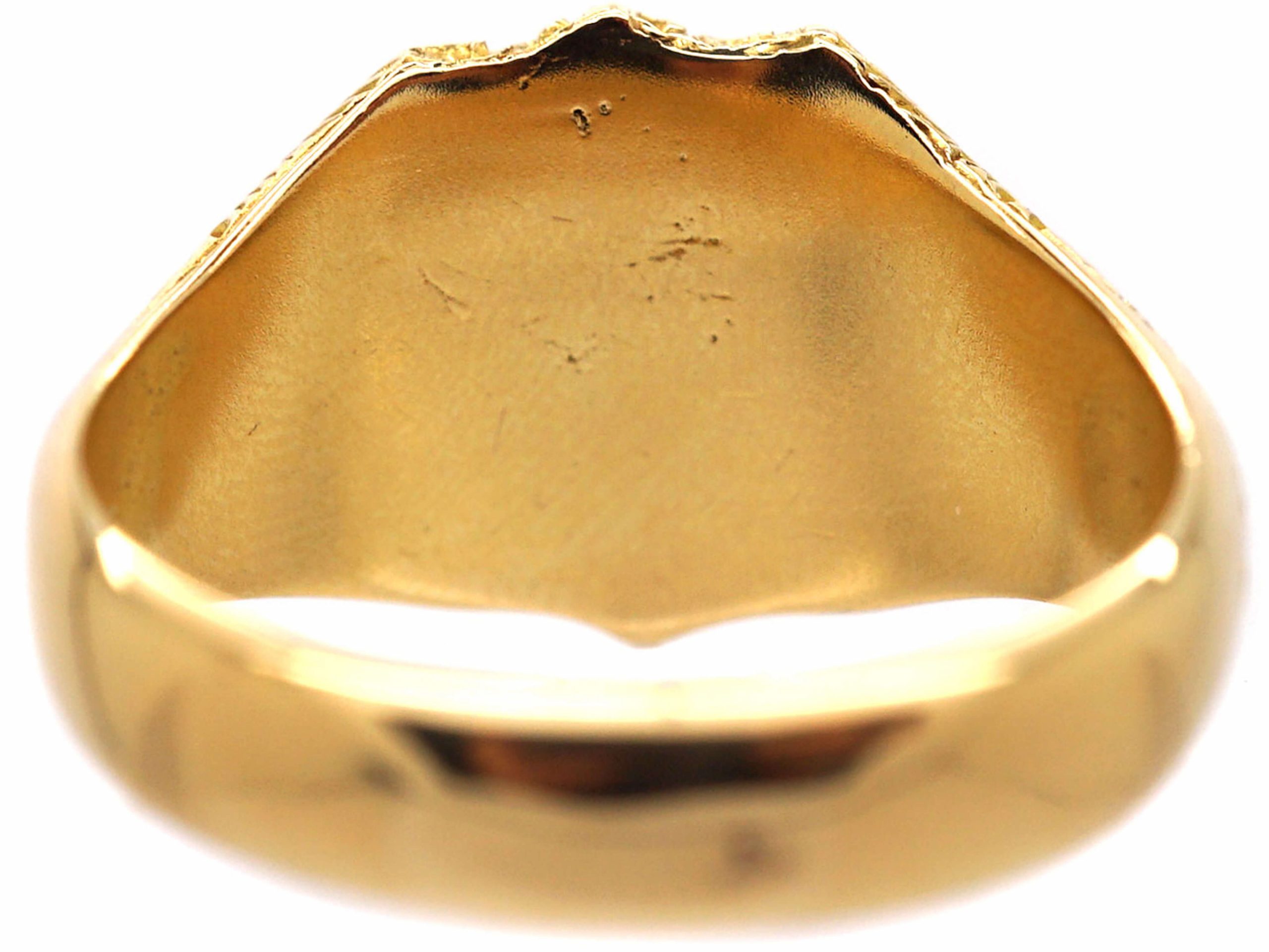 Victorian 18ct Gold Shield Shaped Signet Ring with Engraved Shoulders ...