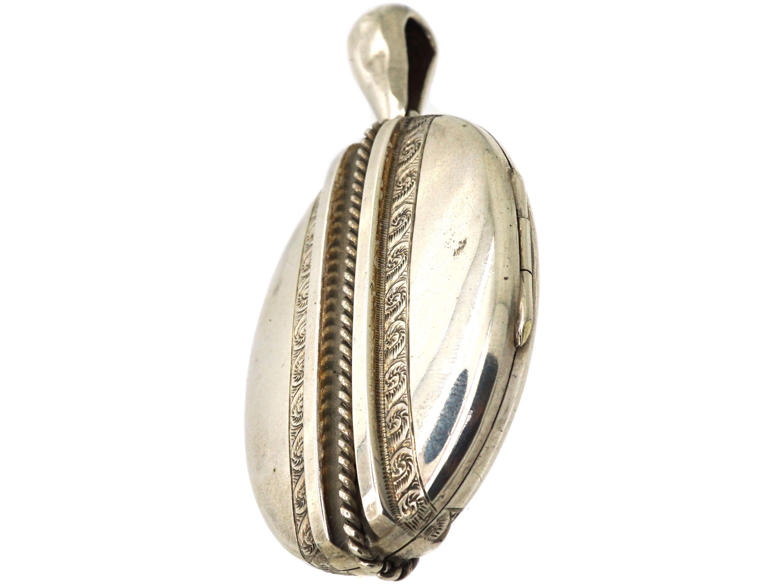 Victorian Silver Oval Locket with Vertical Stripe Detail (168S) | The ...