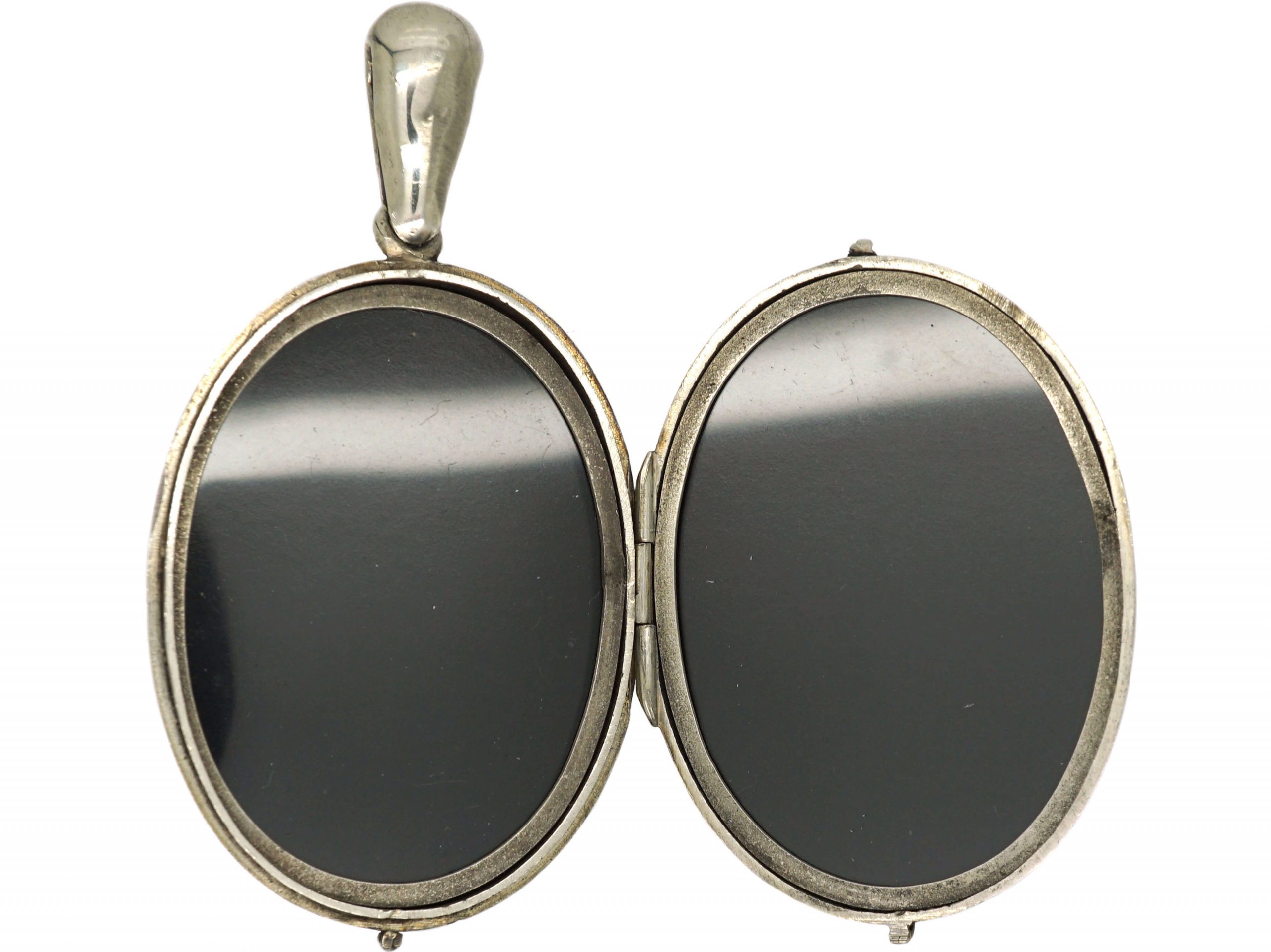 Victorian Silver Oval Locket with Vertical Stripe Detail (168S) | The ...