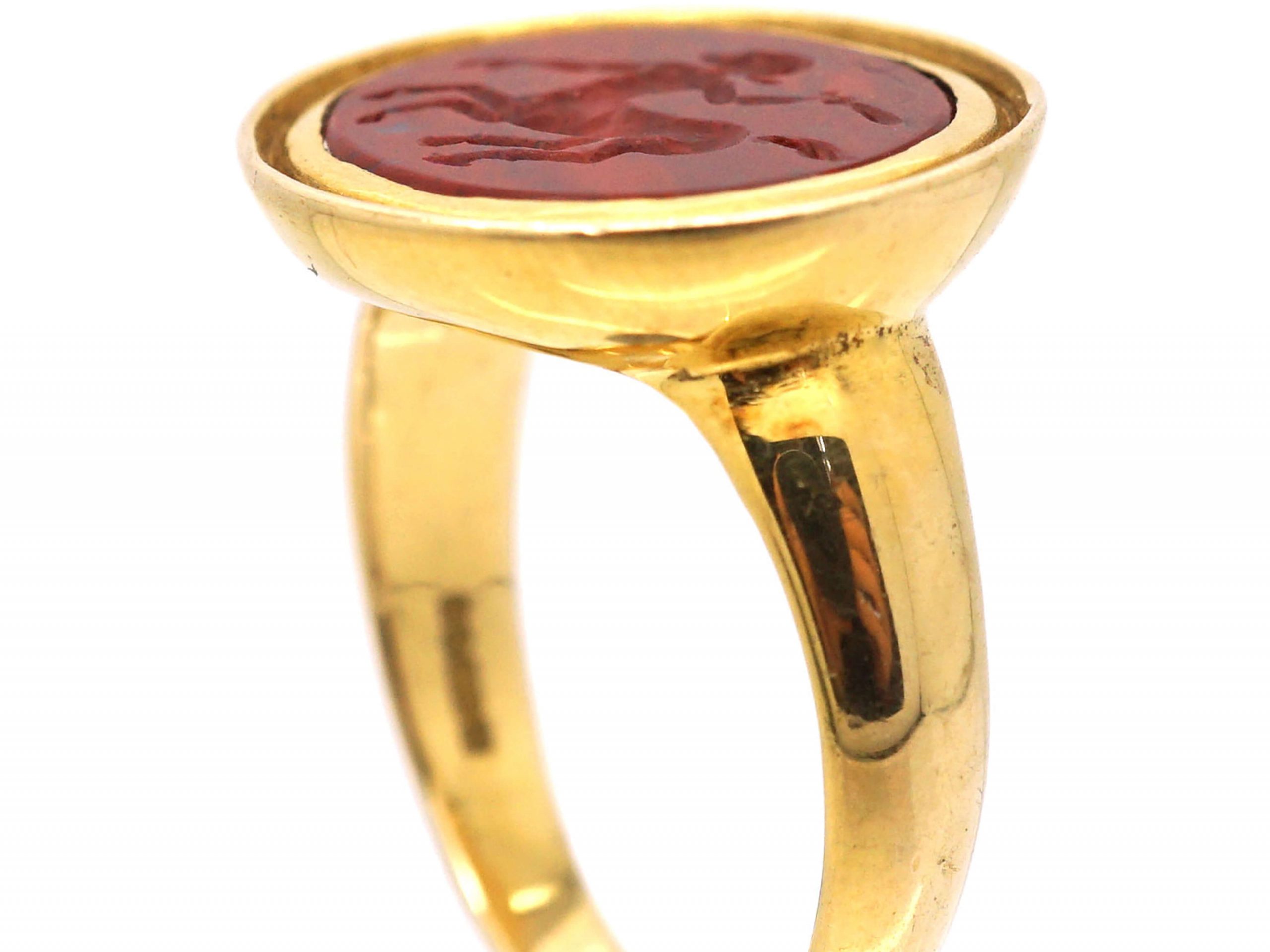 9ct Gold Ring set with Jasper with an Intaglio of a Centaur (166T ...