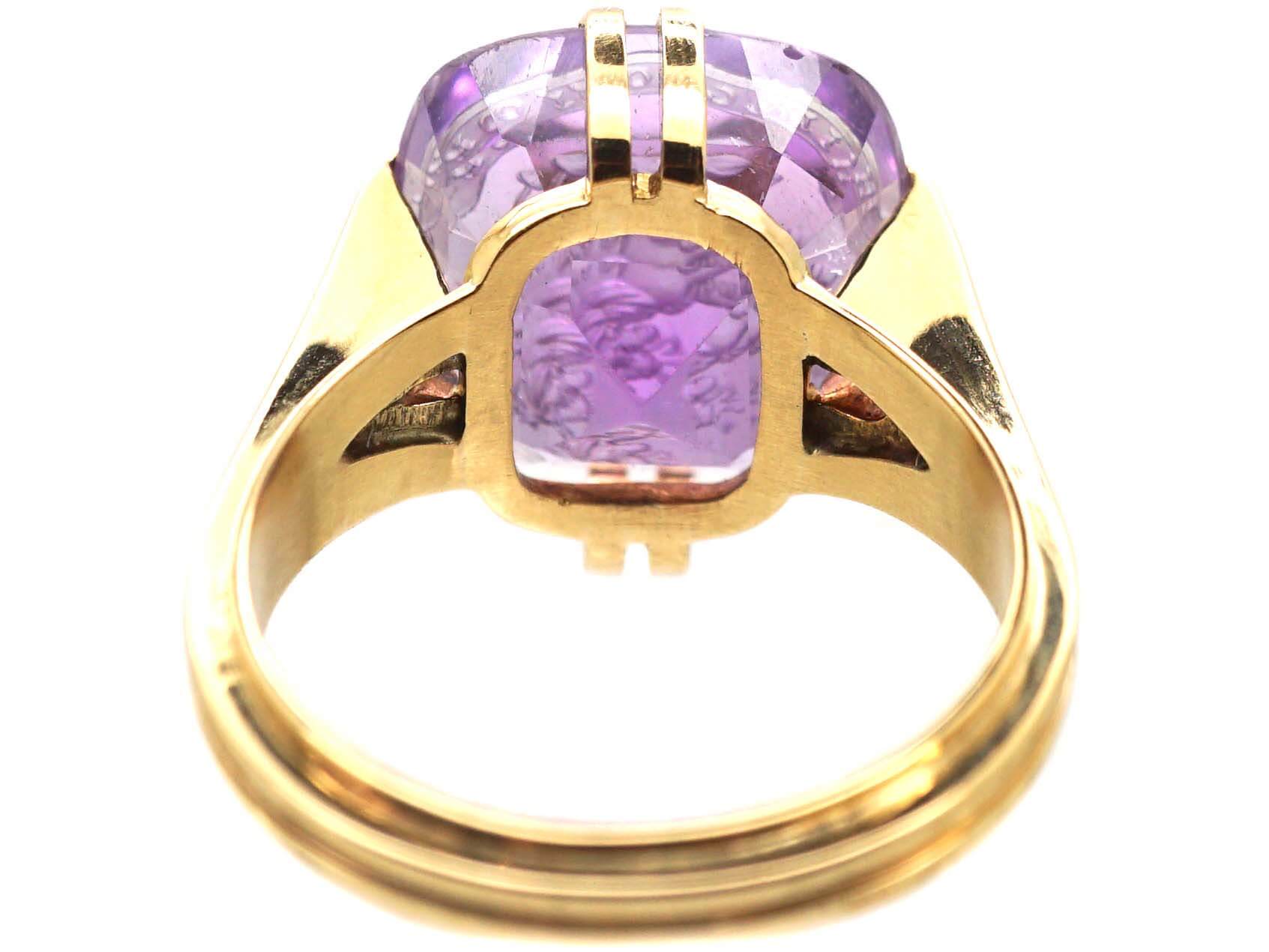 14ct Gold Signet Ring with Amethyst Intaglio of a Lion Rampant (700U ...