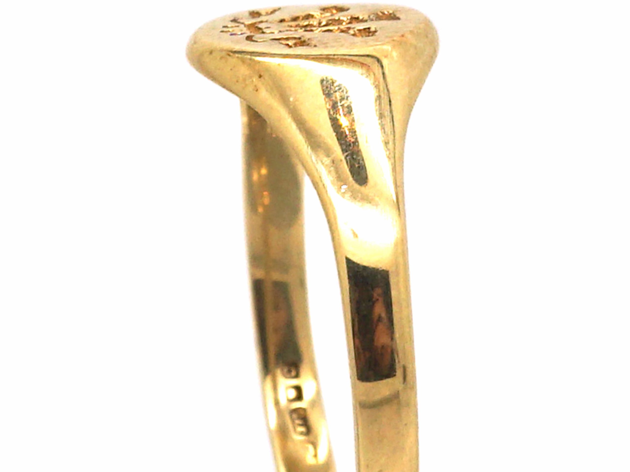 9ct Gold Signet Ring with Intaglio of Prince of Wales Feathers (862U ...