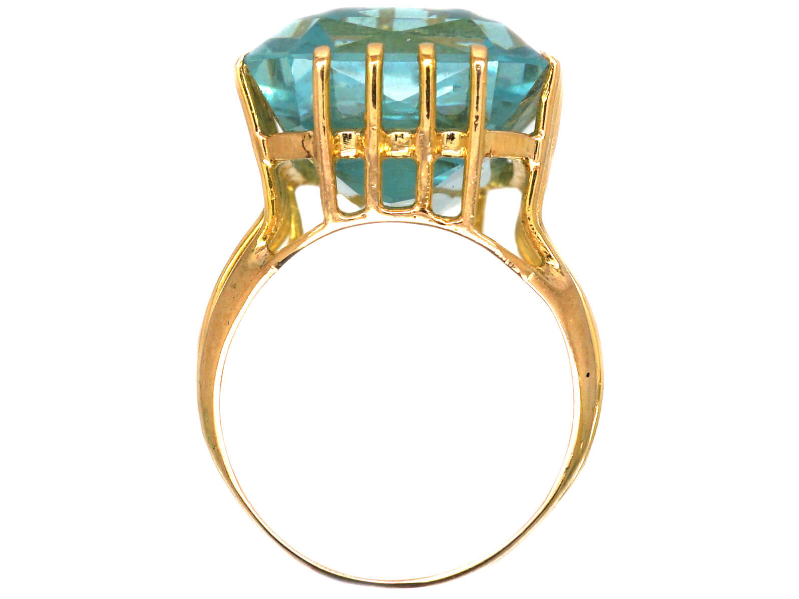 1950's 18ct Gold Ring set with a Large Rectangular Cut Aquamarine (100W ...