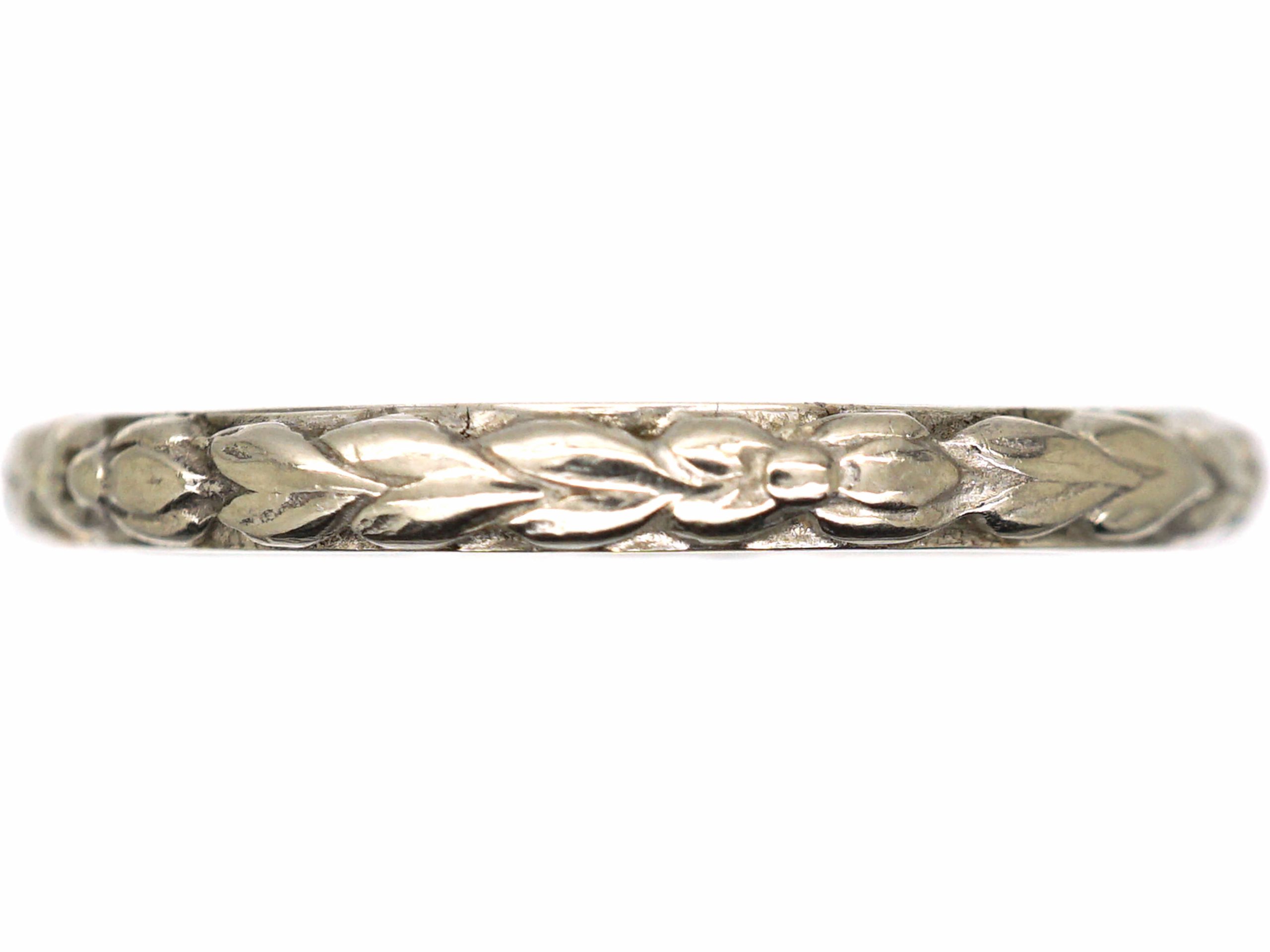 1950s 18ct White Gold Wedding Ring with Laurel Leaf Motif by Alabaster ...