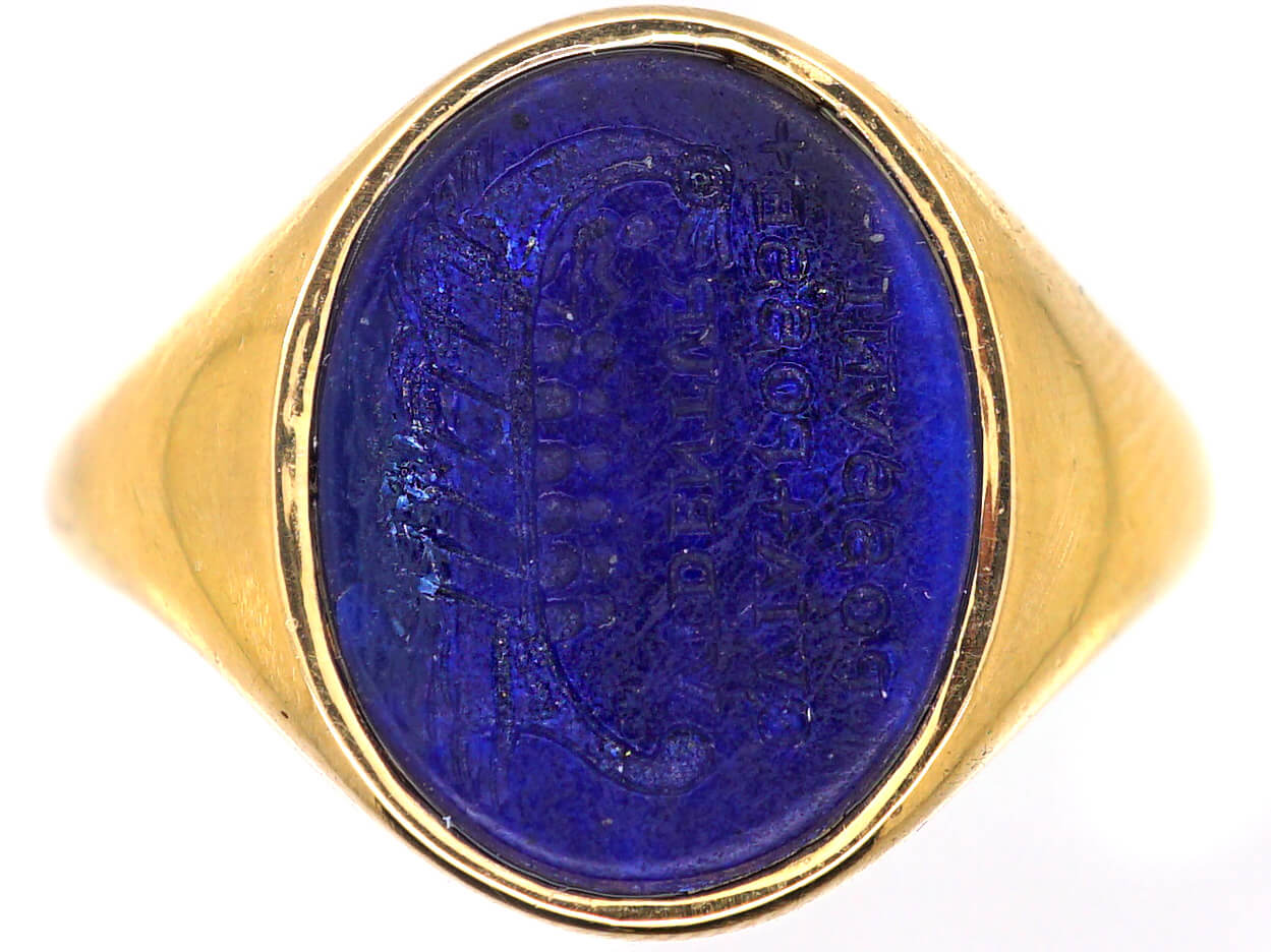 Early 20th Century 18ct Gold Signet Ring set with Lapis with an ...