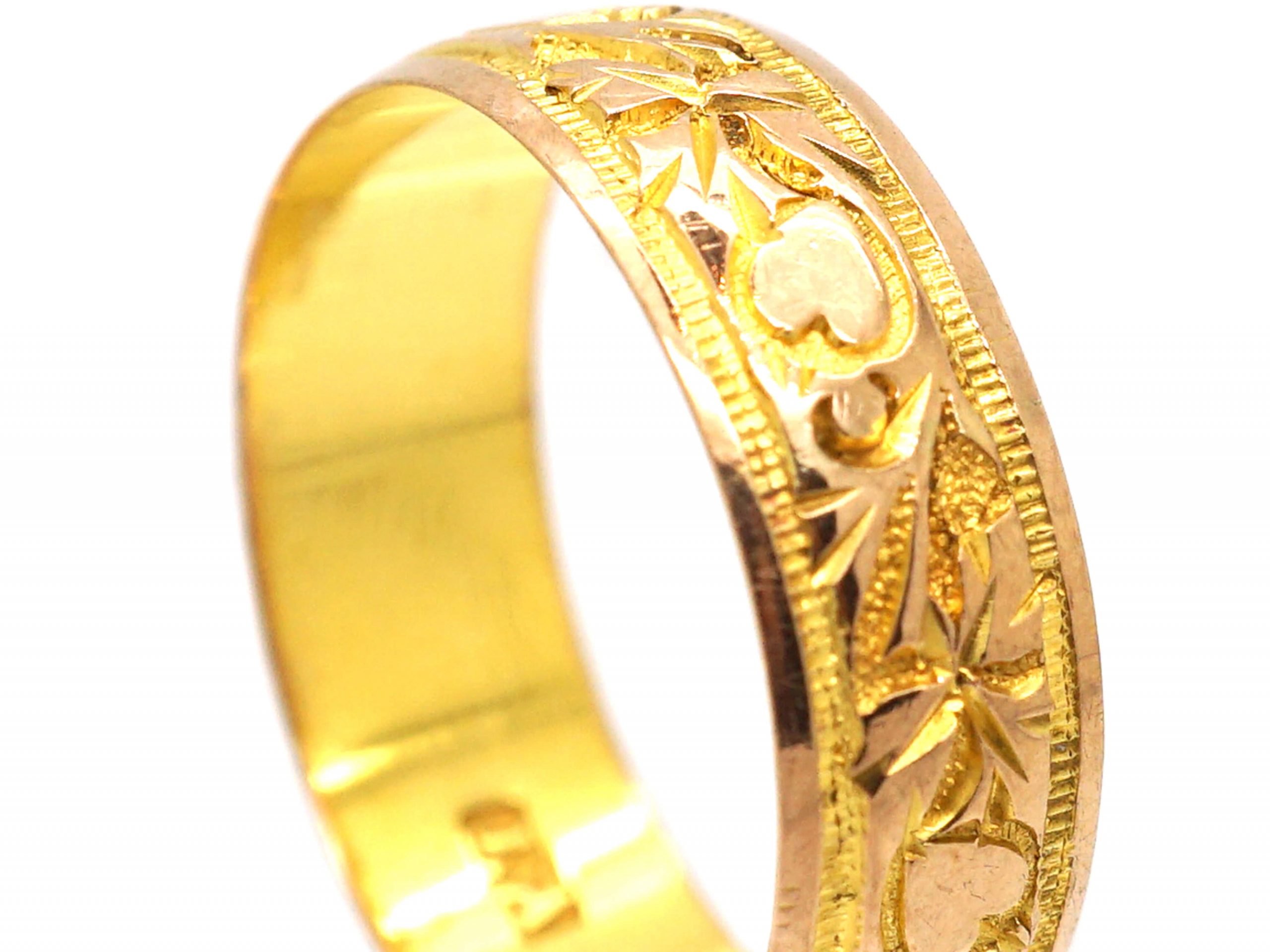 Edwardian 9ct Gold Wedding Ring Engraved with Hearts & Ivy Leaves (695X ...