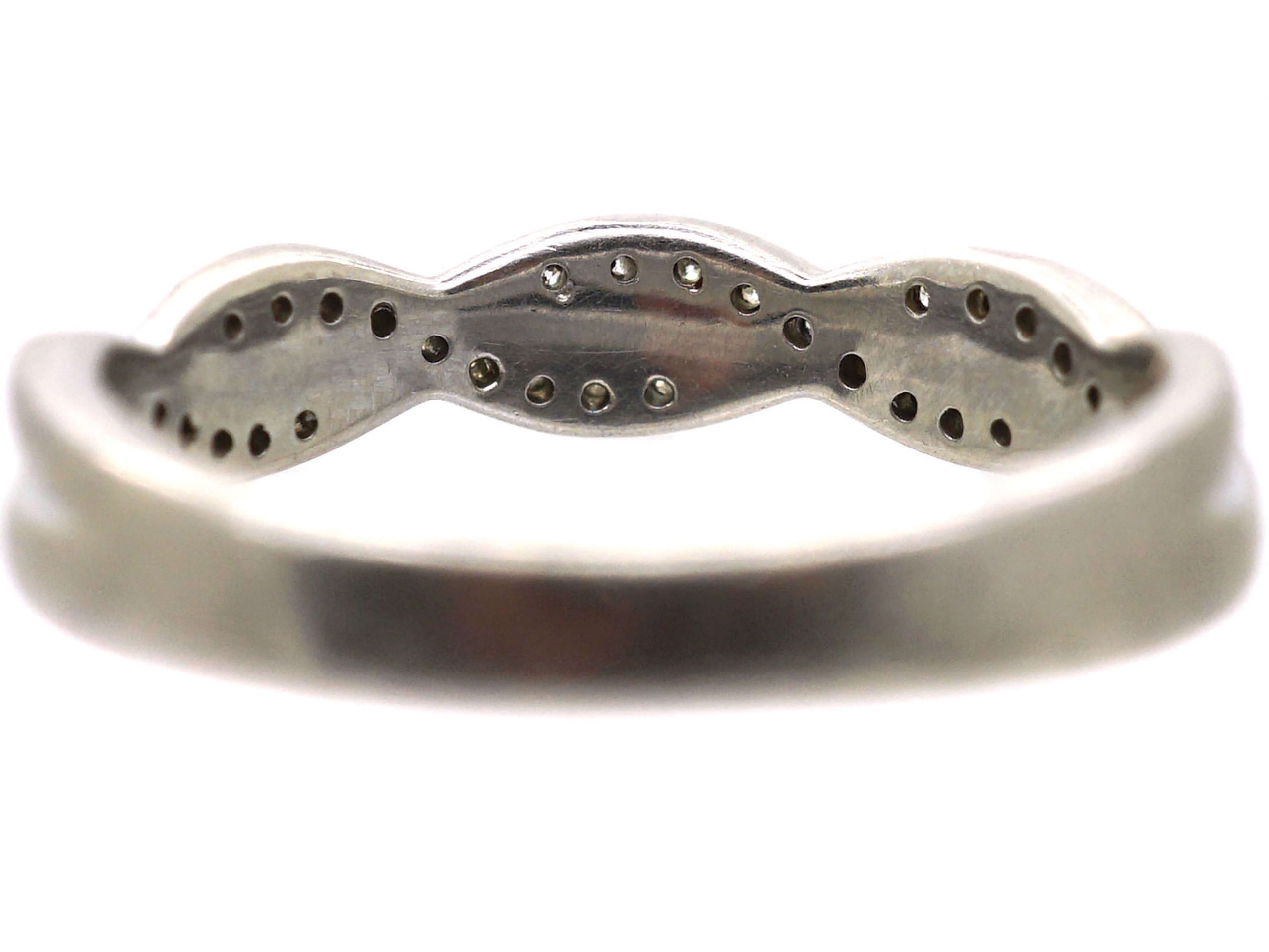 Early 20th Century Platinum Ribbon Design Ring set with Diamonds (522Y ...