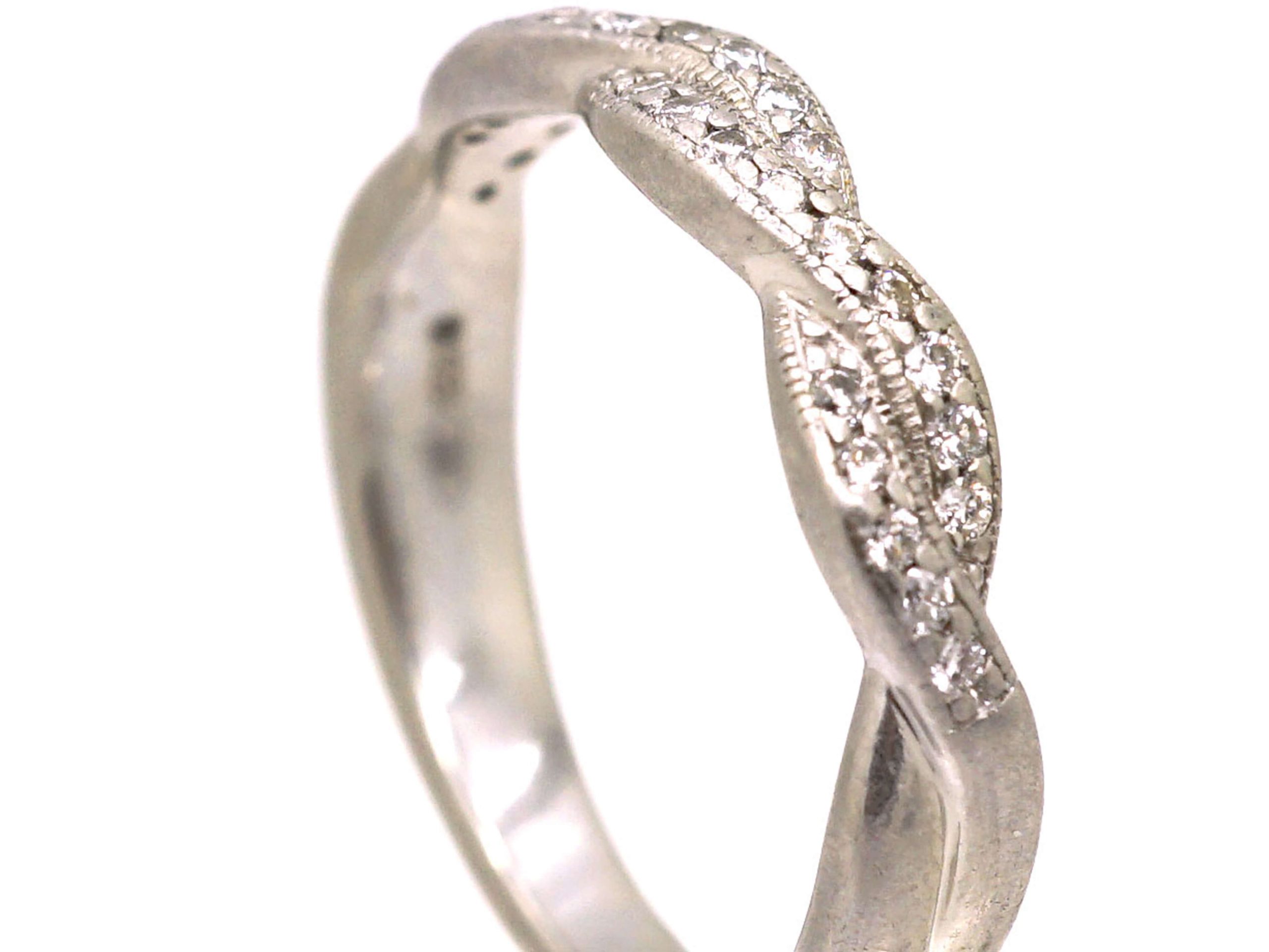 Early 20th Century Platinum Ribbon Design Ring set with Diamonds (522Y ...